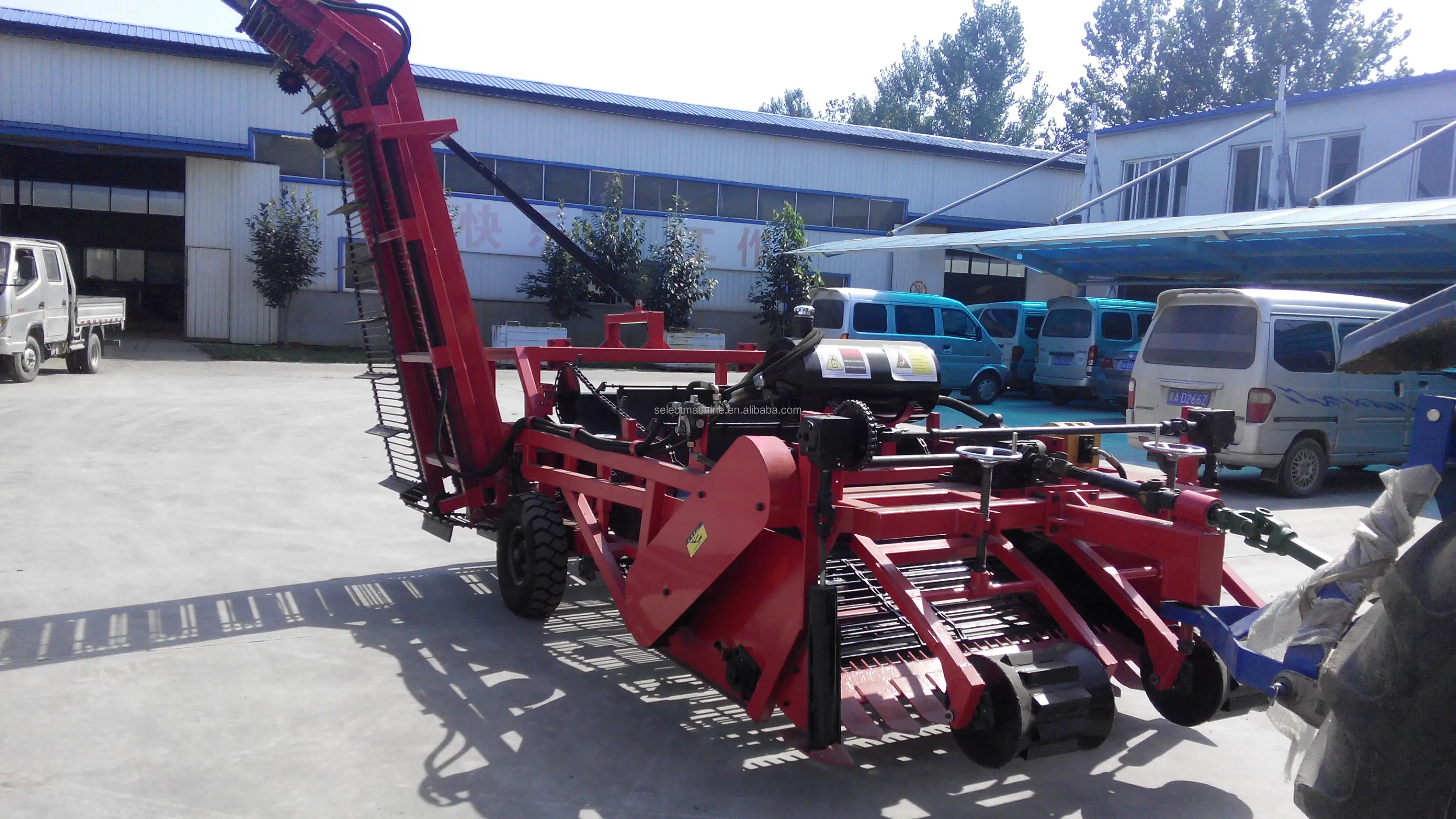 Double Rows Mini Tractor Mounted Onion Cassava Sweet Potato Murphy ...