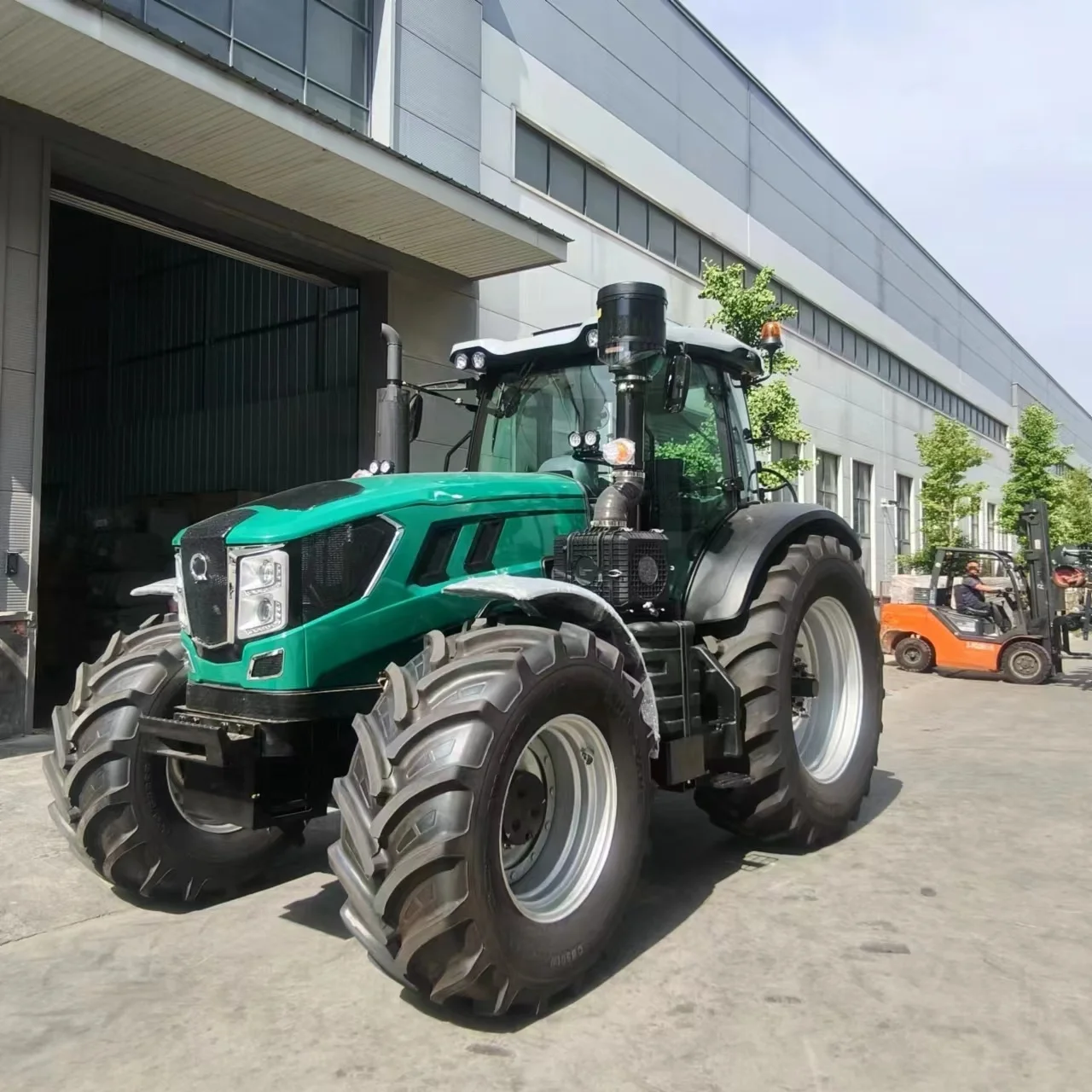 Chinese Agricultural Farm Mini Small Garden Four Wheel Drive 70HP 80HP ...