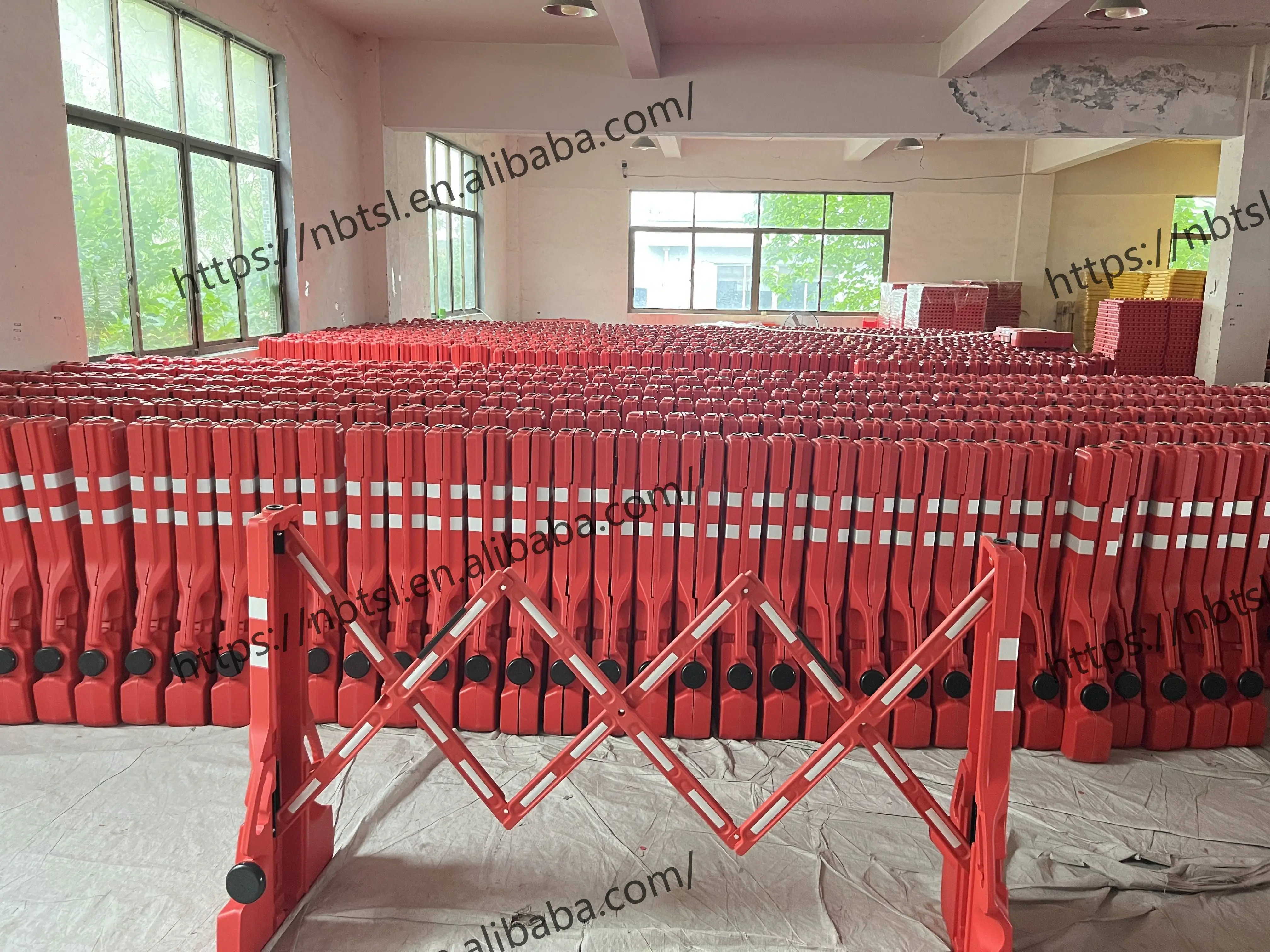 Red Plastic Barrier Retractable Barricade Foldable Expandable Water ...
