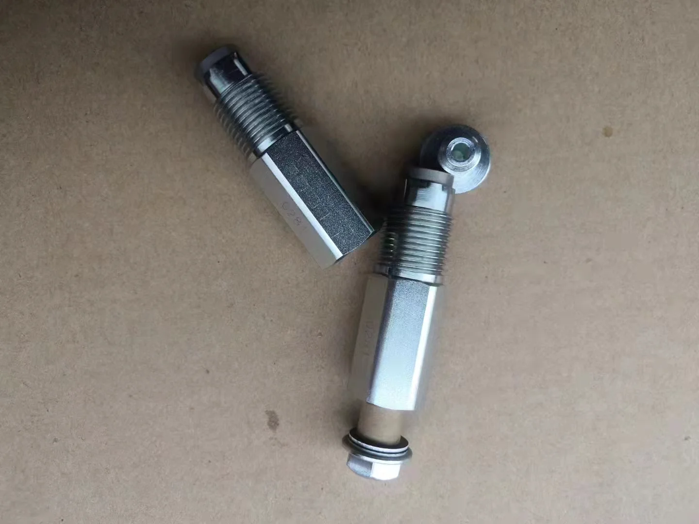 Isuzu 4HK1 6HK1 Fuel Pressure Relief Limiter Valve 8980325490