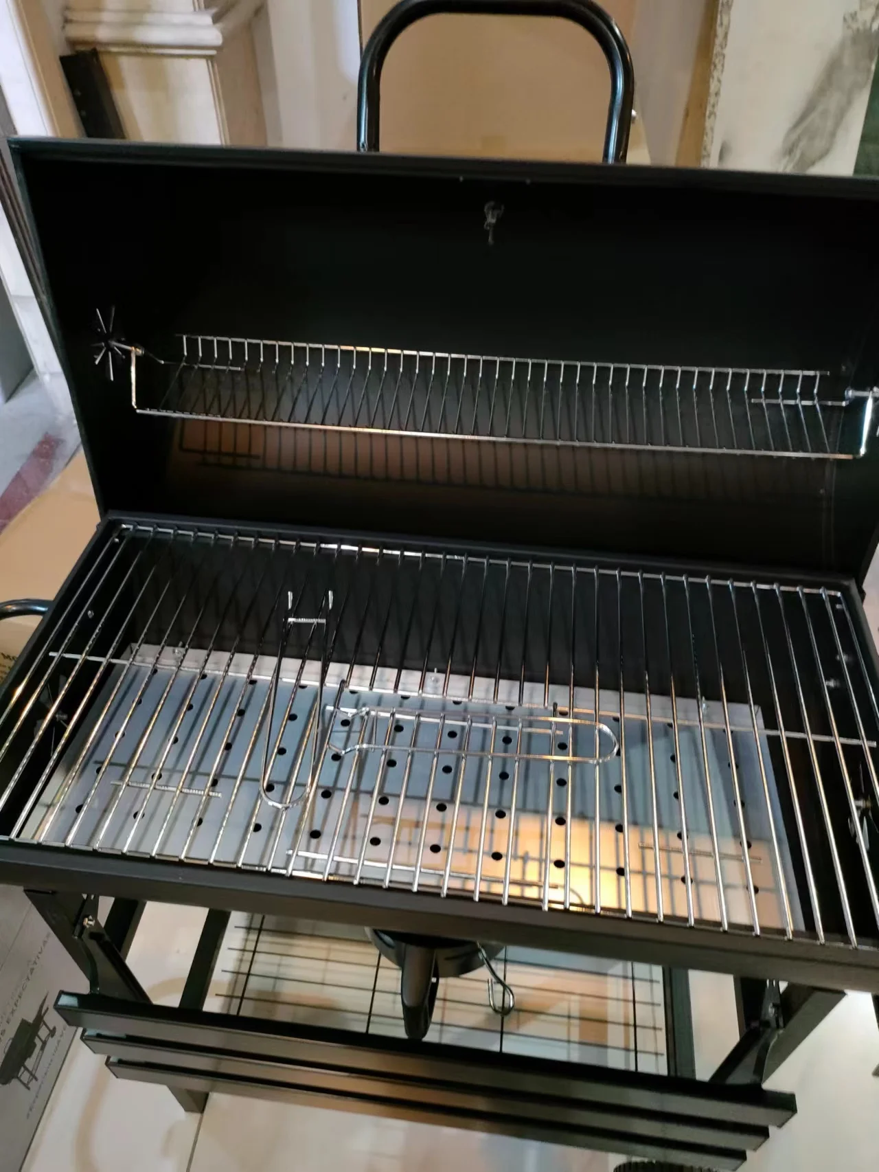 Outdoor Garden Carbon Barbecue Grill Trolley with Wood Table| Alibaba.com