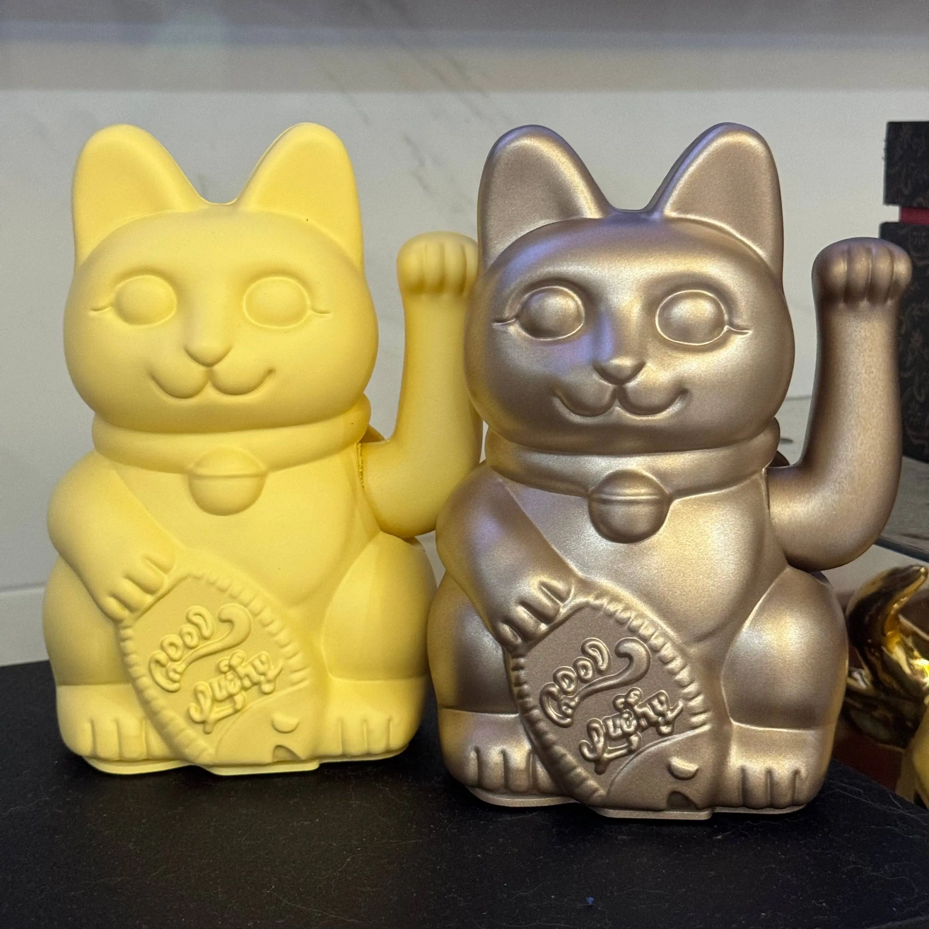 Epoxy Plastic Home Decor - Cute Maneki Neko Figurine