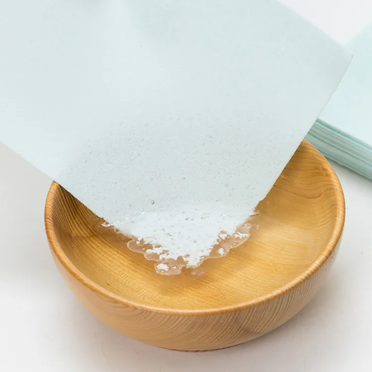 Carta biodegradabile per la pulizia del pavimento sporco, detergente ...