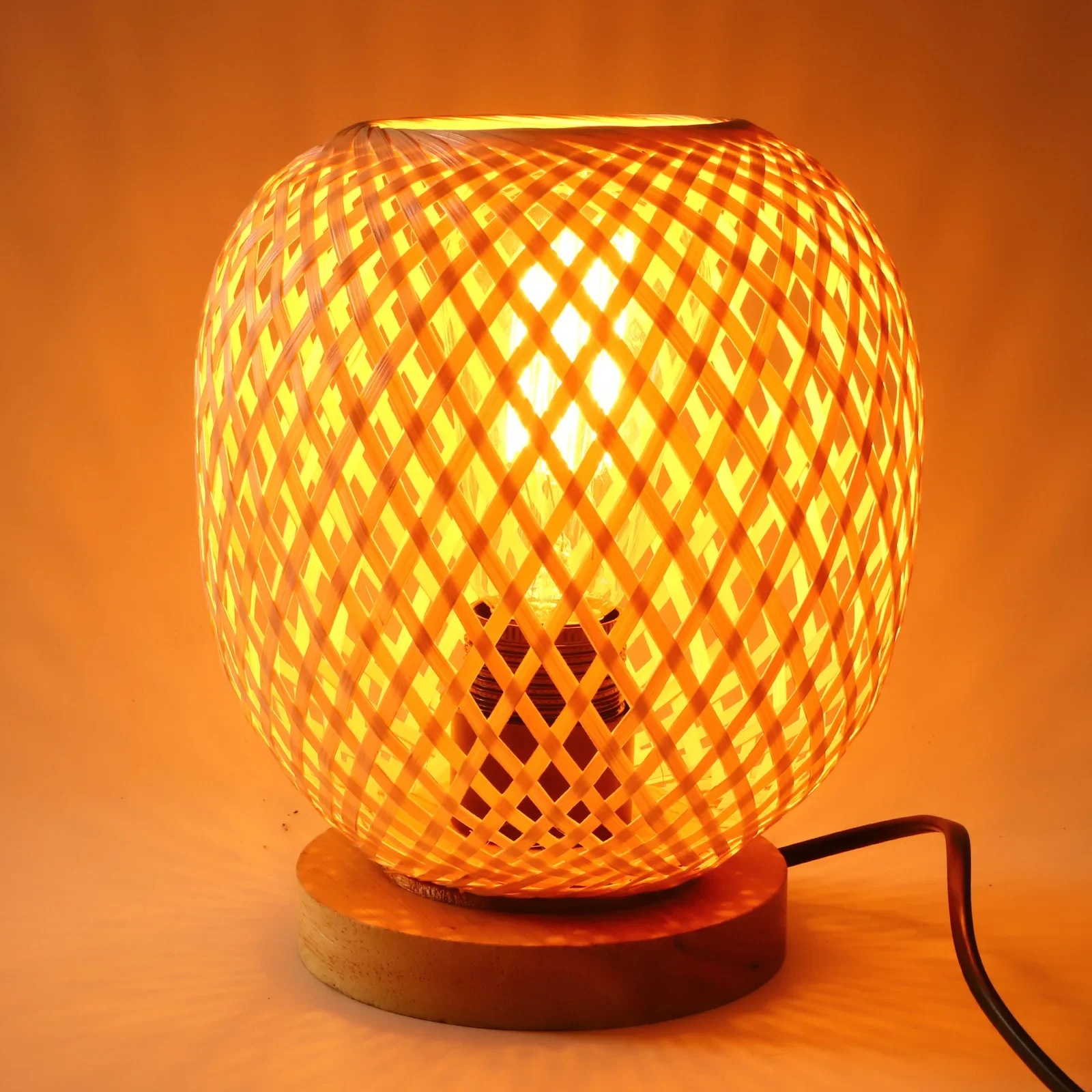Hand Woven Beside Bamboo Table Lamp Table Light Desktop Nightstand Lamp ...