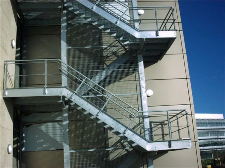 Webforge T6 Steel Steps - Durable, Non-Slip Outdoor Solutions