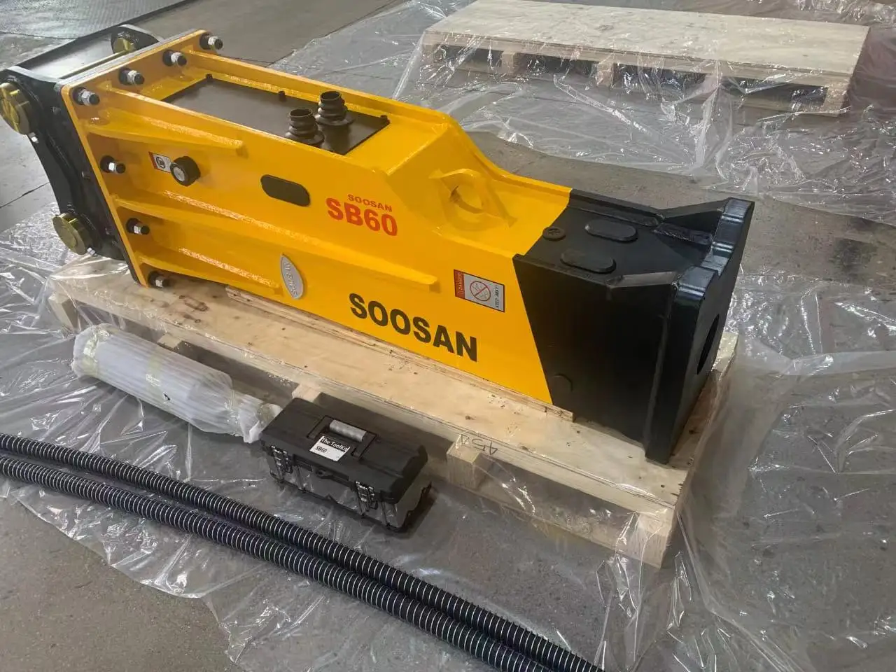 Soosan Hydraulic Breaker - Model Sb60 Box Type Silence - Buy Soosan Breaker,Hydraulic Breaker ...