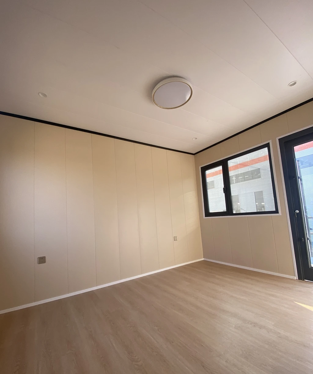 Alpicool Glass House - Modern Prefab Container House