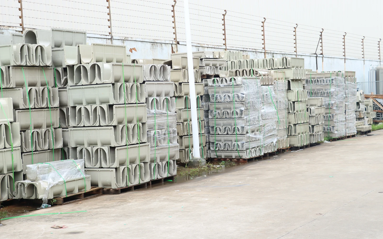 Decking Teoutdoor Resin Concrete Water Drain Gutter Trenrrace Support ...