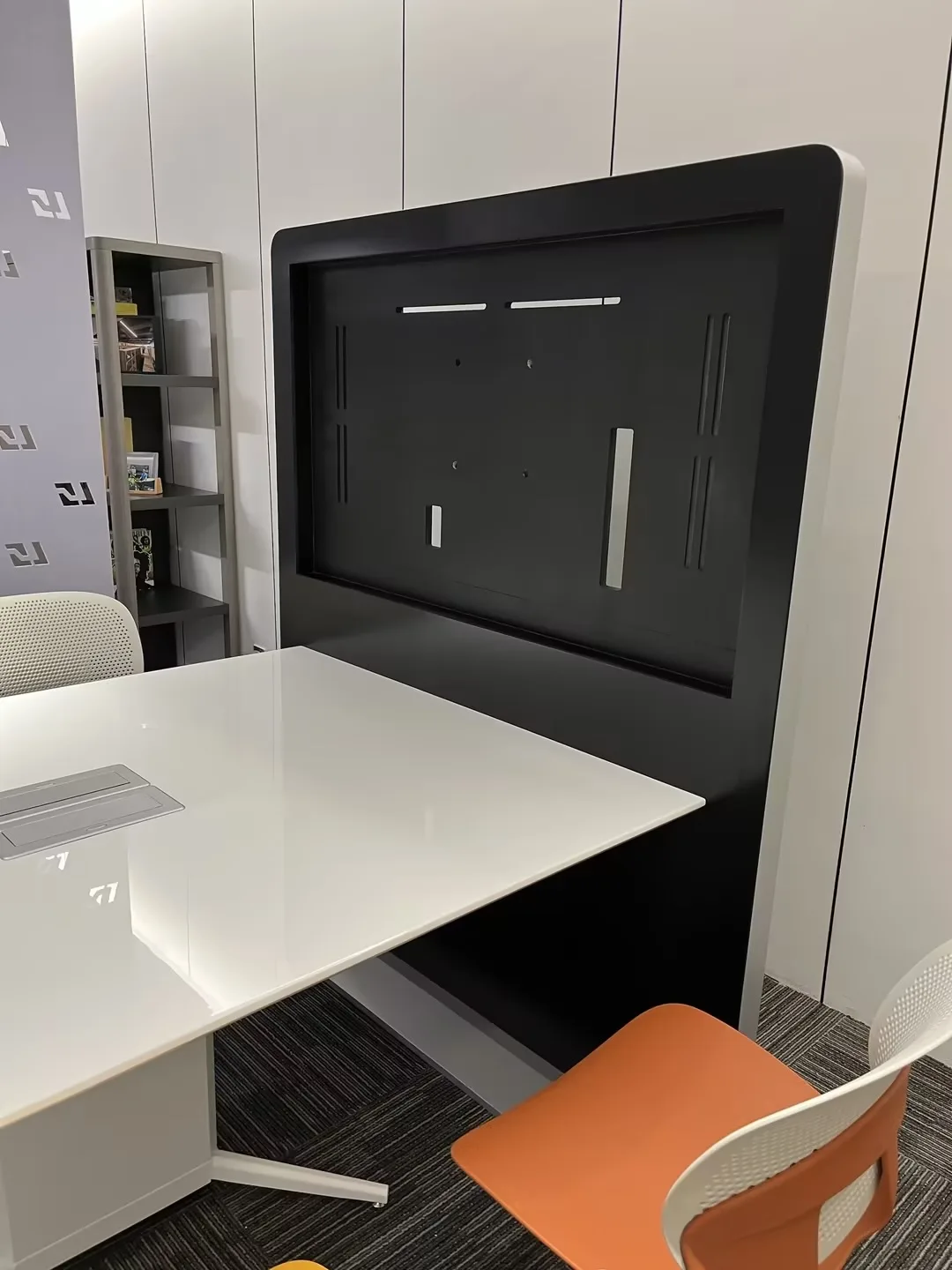 Customized Luxury Multimedia Office Furniture U Shape Workstation Desk ...
