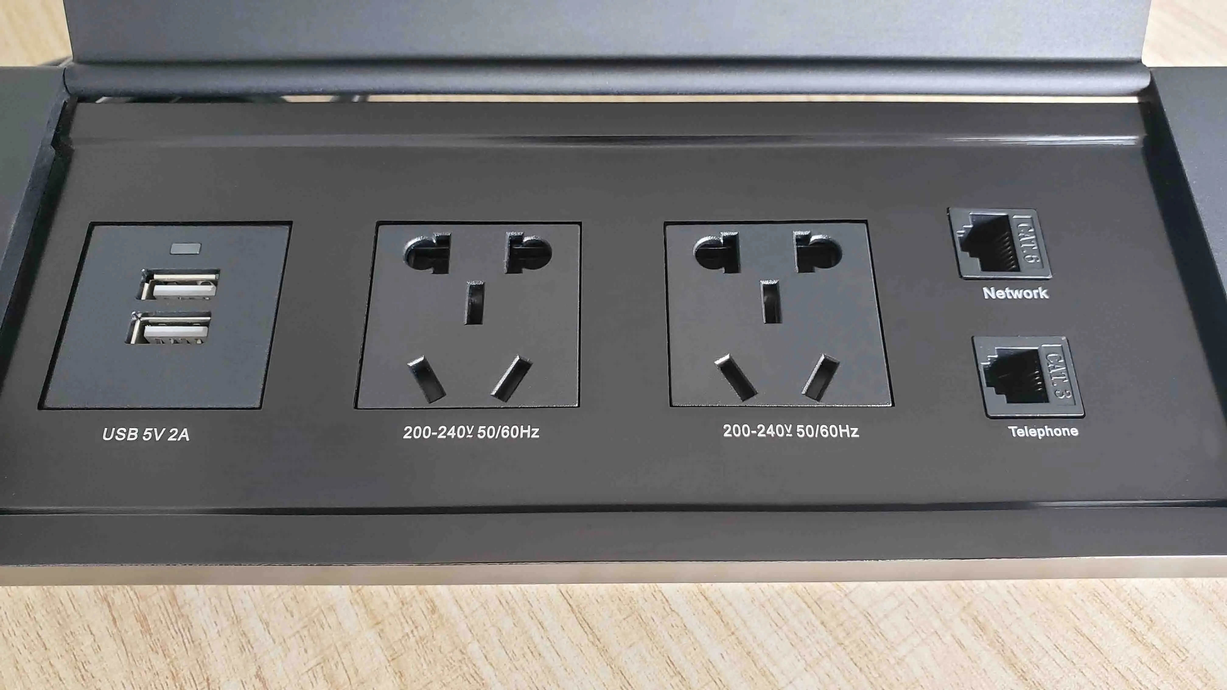 Boente Table Socket Outlet - Versatile Power & Network