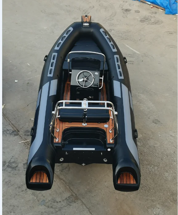 17ft Deep V Hull Fiberglass RIB 520 for Fishing & Water-skiing