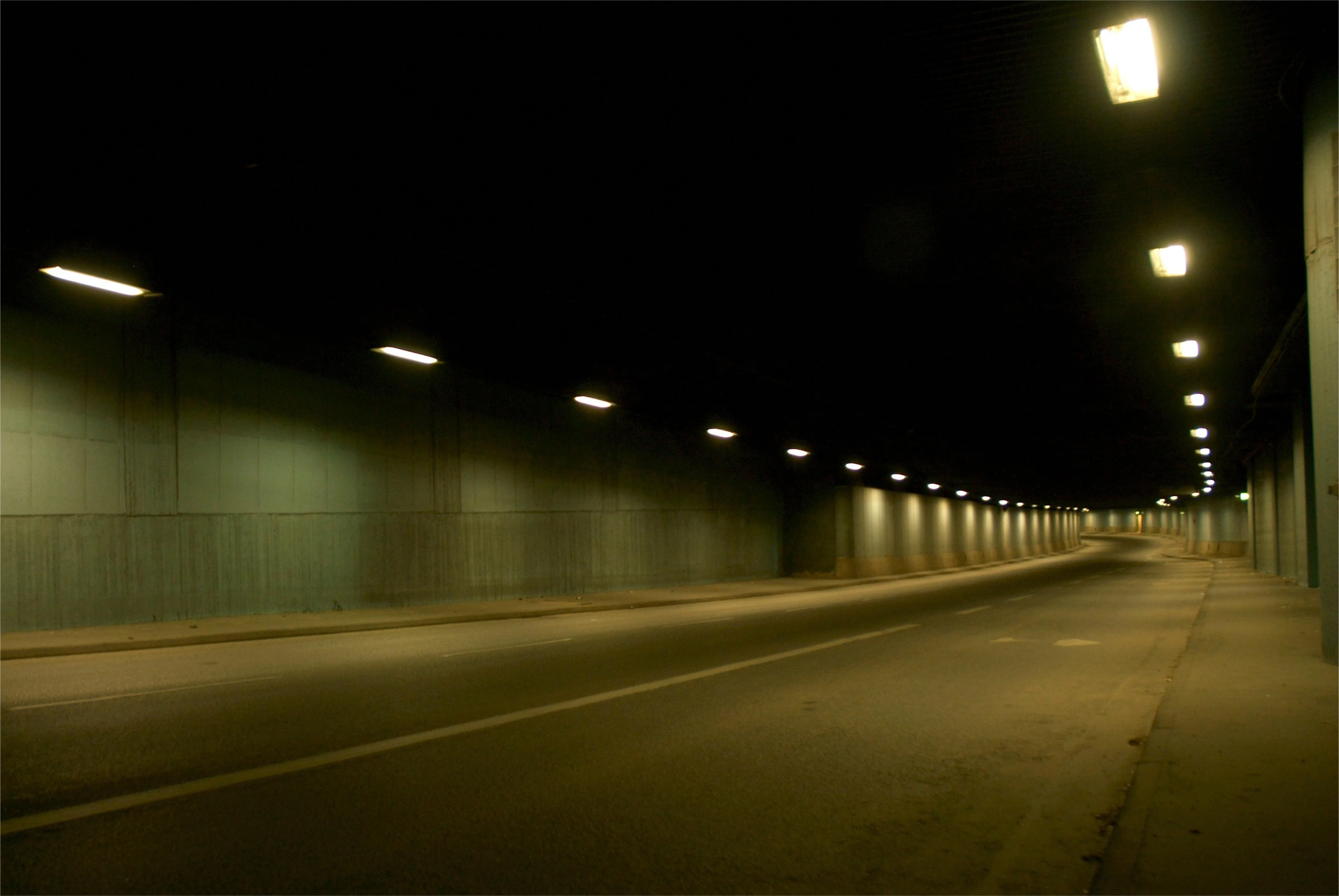 Emergency Tube Lighting Fixture Equipped Huge Terminal Block And Smart ...