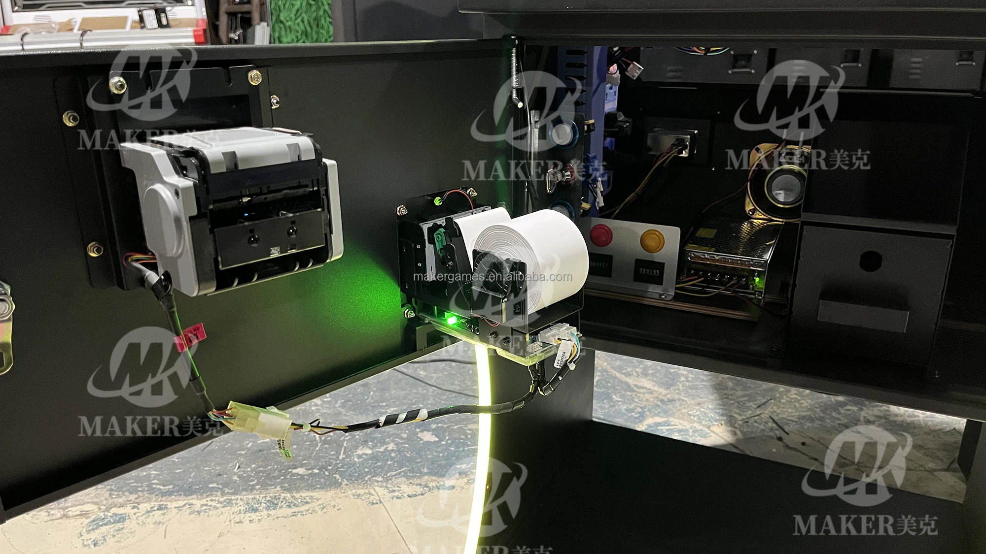 Shop High Quality 19 Inch Metal Amusement Skill Game Cabinet