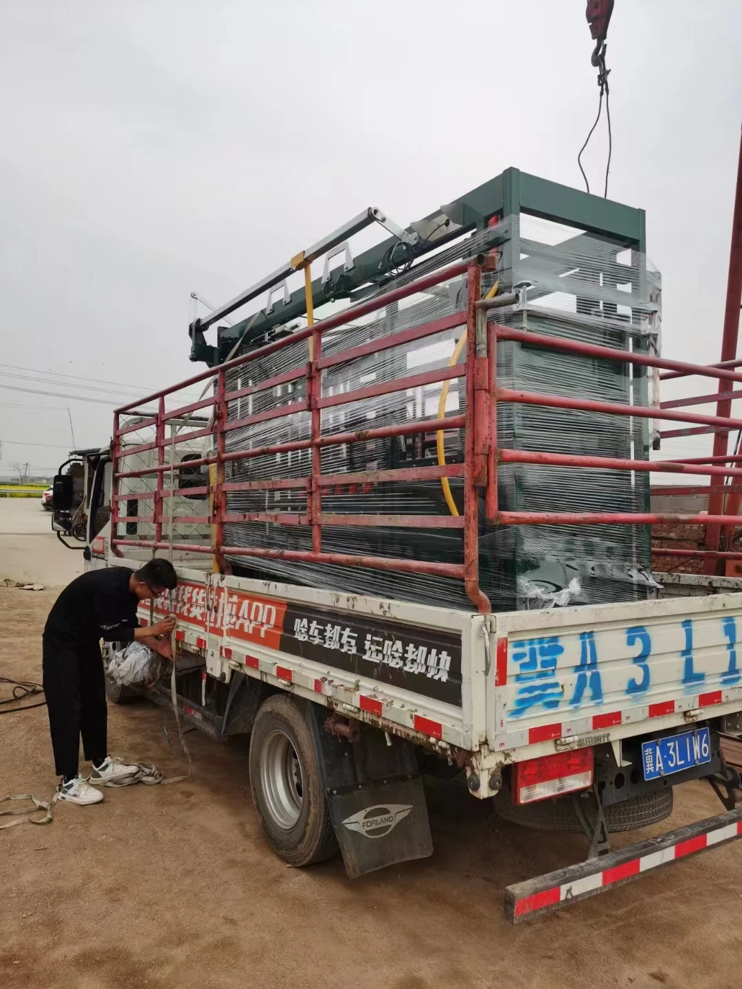 Factory Price Cattle Loading Cattle Squeeze Chute Hydraulic For Cattle ...