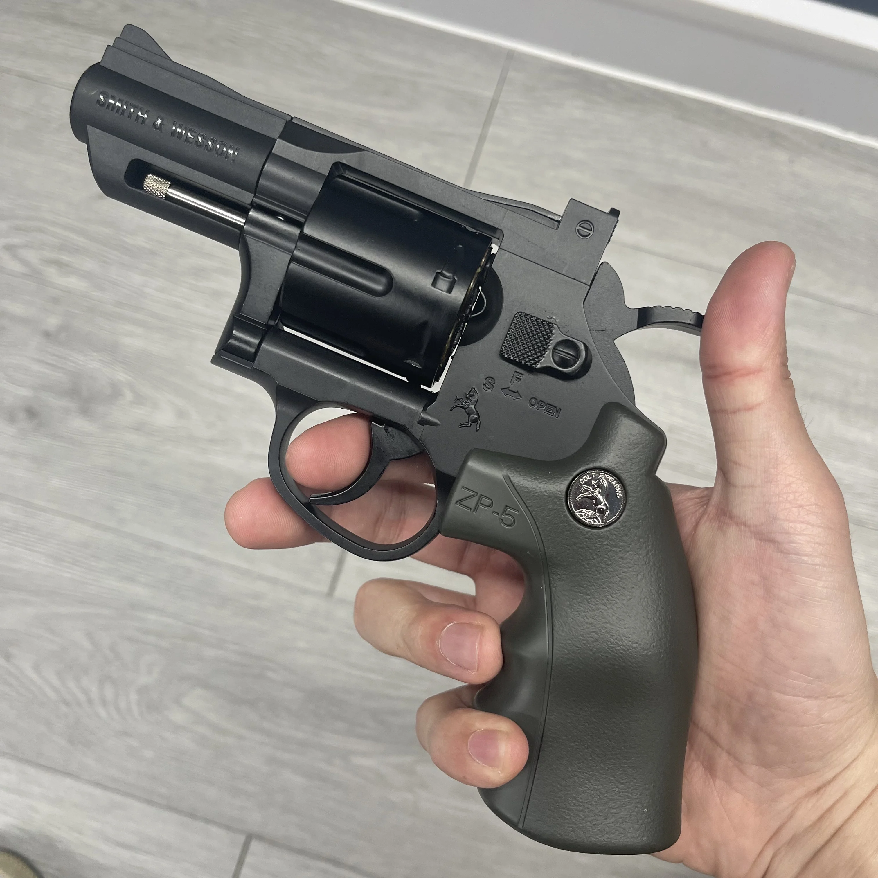 Metal Zp5 Revolver Shell Ejecting Soft Bullet Pistol Gun Toy Alloy ...