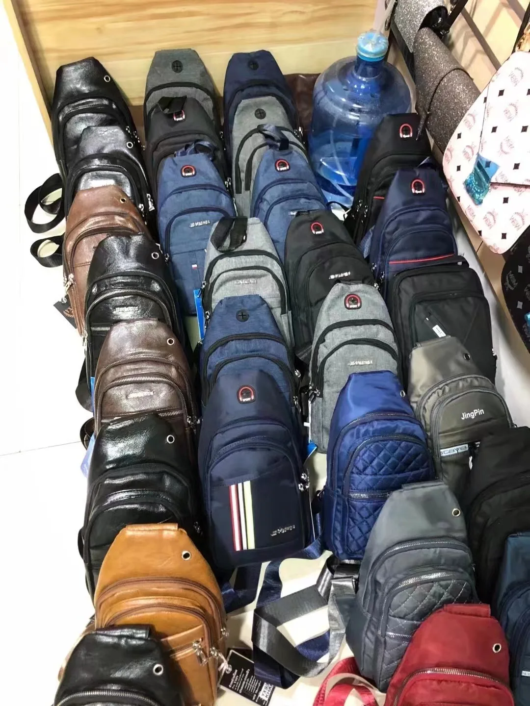 Shop Our New Brand Shoulder Bag - Mixed Used Bags Wholesale