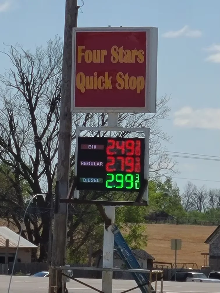 Yake Outdoor LED Digital Signage for Gas Station Price Displays
