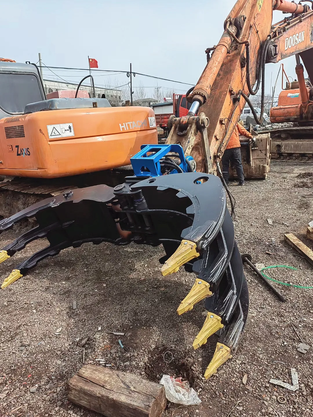 Excavator Hydraulic Grapple - Durable & Efficient Log Handling
