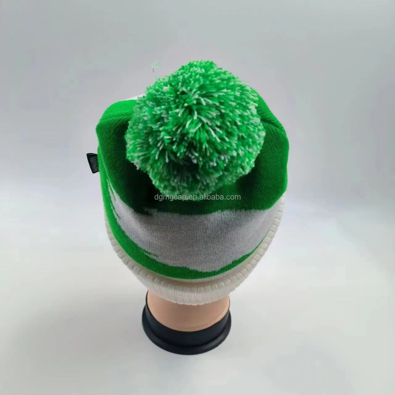 OEM Knit Sports Caps Soccer Team Basketball Team Rugby Team Beanies ...