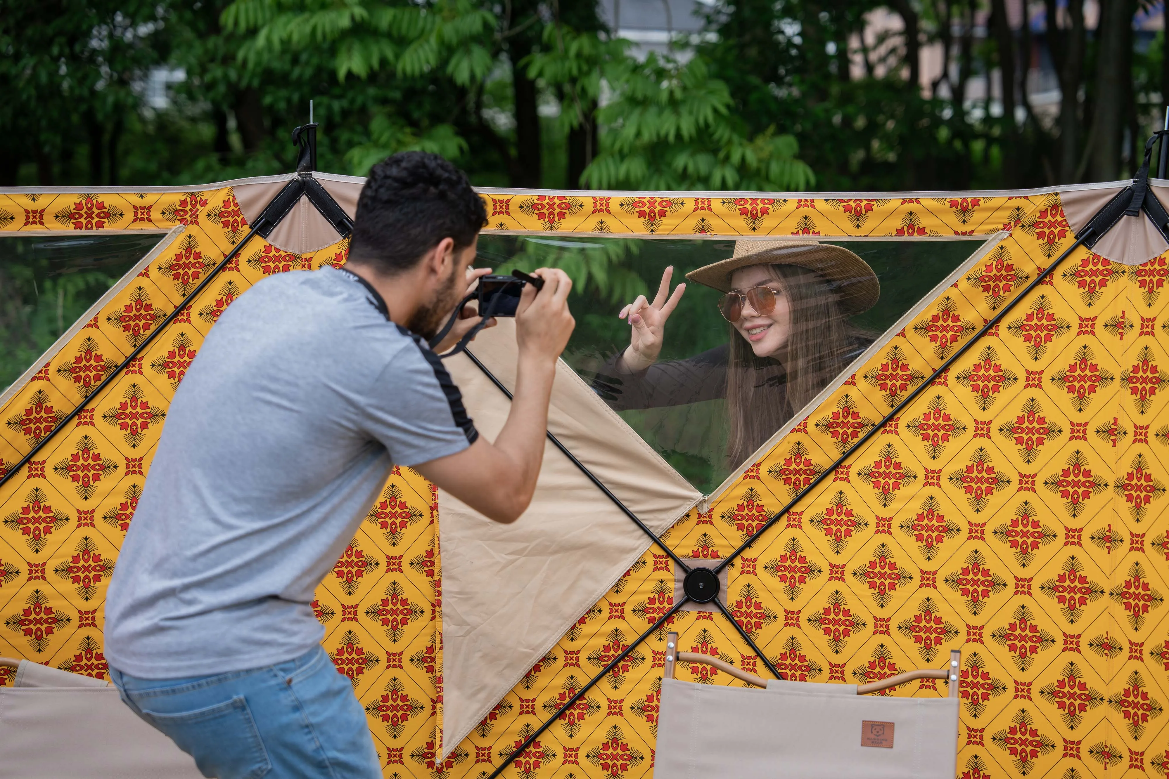 Customized Outdoor Foldable Pop up Middle East Wind Blocker