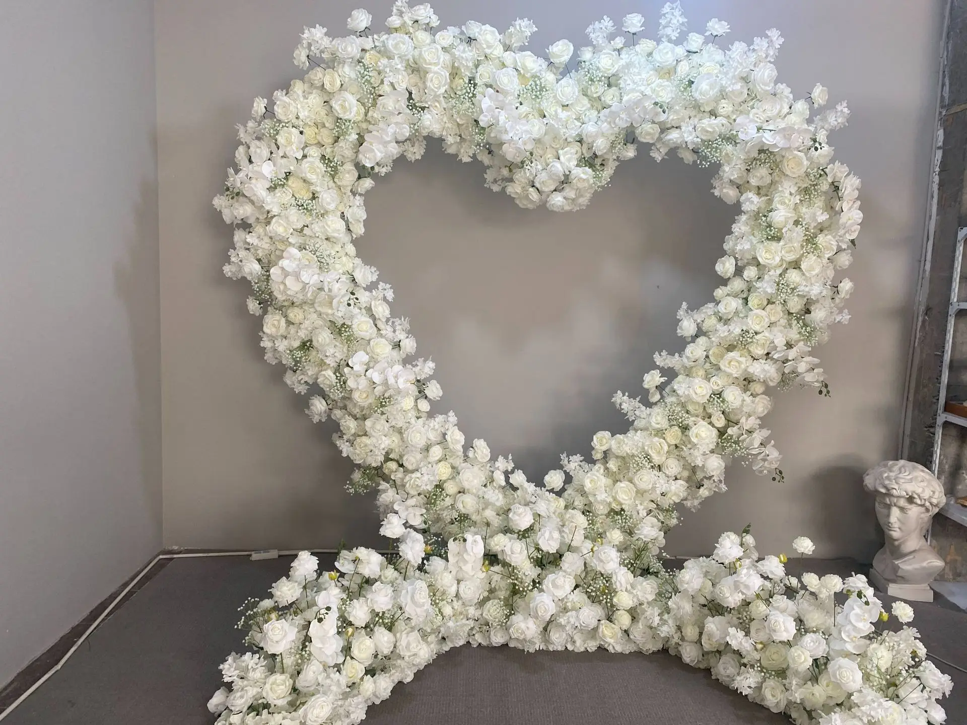 Engagement Decoration Red Roses Heart Shape Centerpieces & Flower Arch ...
