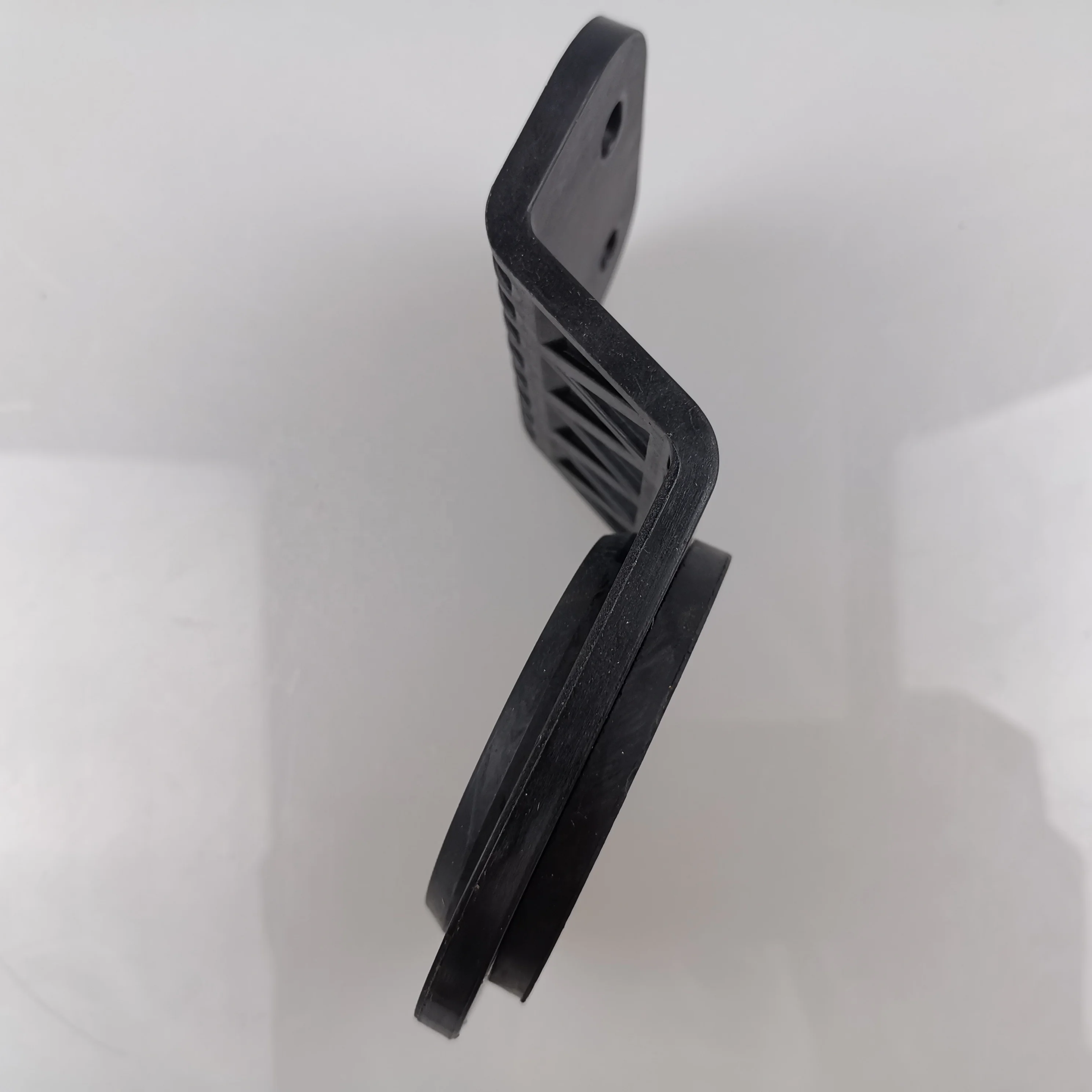 上汽大通T60散热器上安装支架C00096760| Alibaba.com