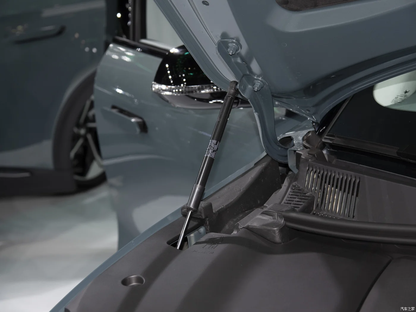 New Energy Electric Vehicle Baic Arcfox Alpha S 735e+ 160kw Ev Car Large Space Hatchback High ...