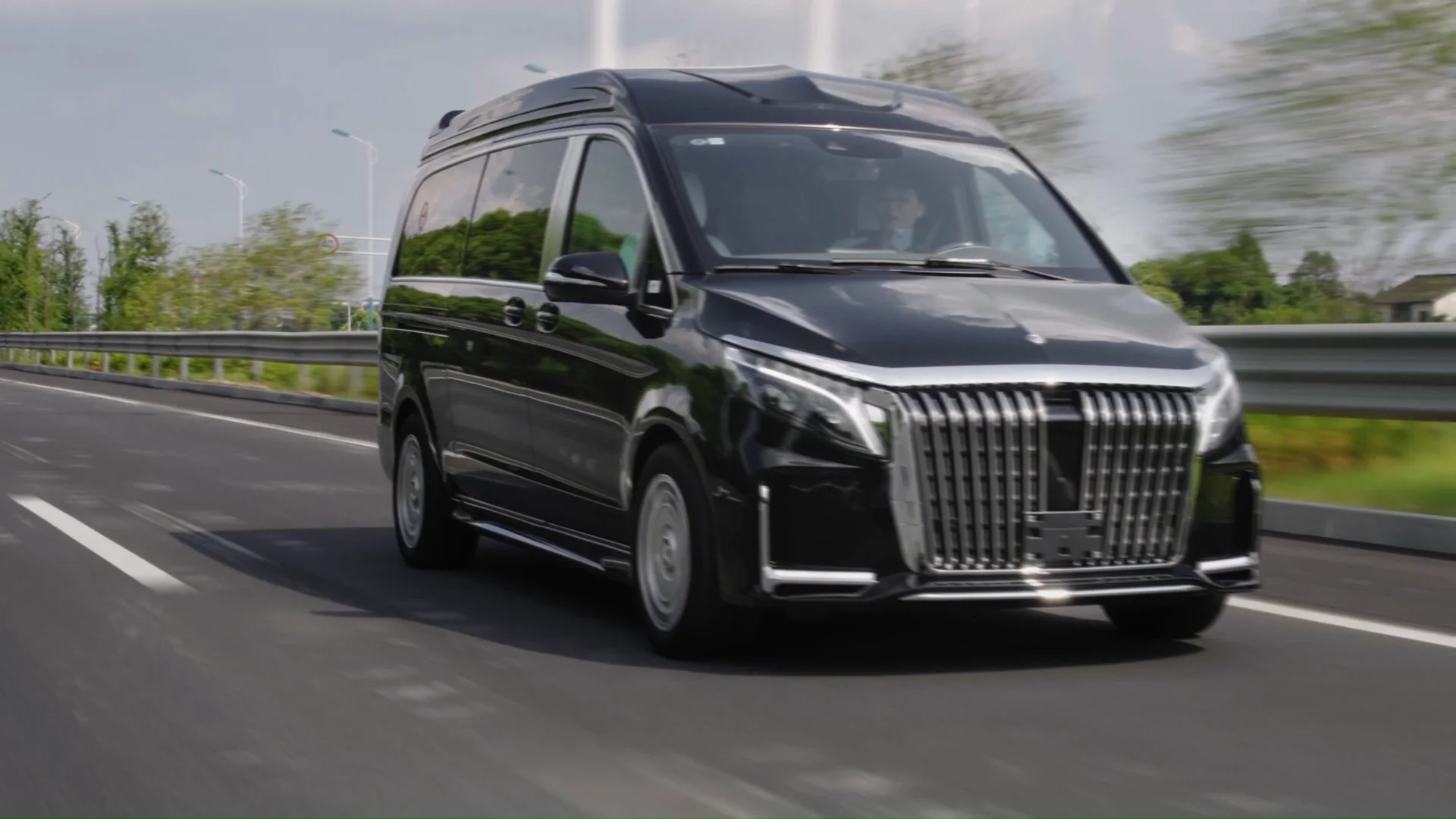 Jiangsu Factory Modified Vehicle Benz V260 7 Seater Mpv Newest Petrol Car Oem Mercedes Auto ...