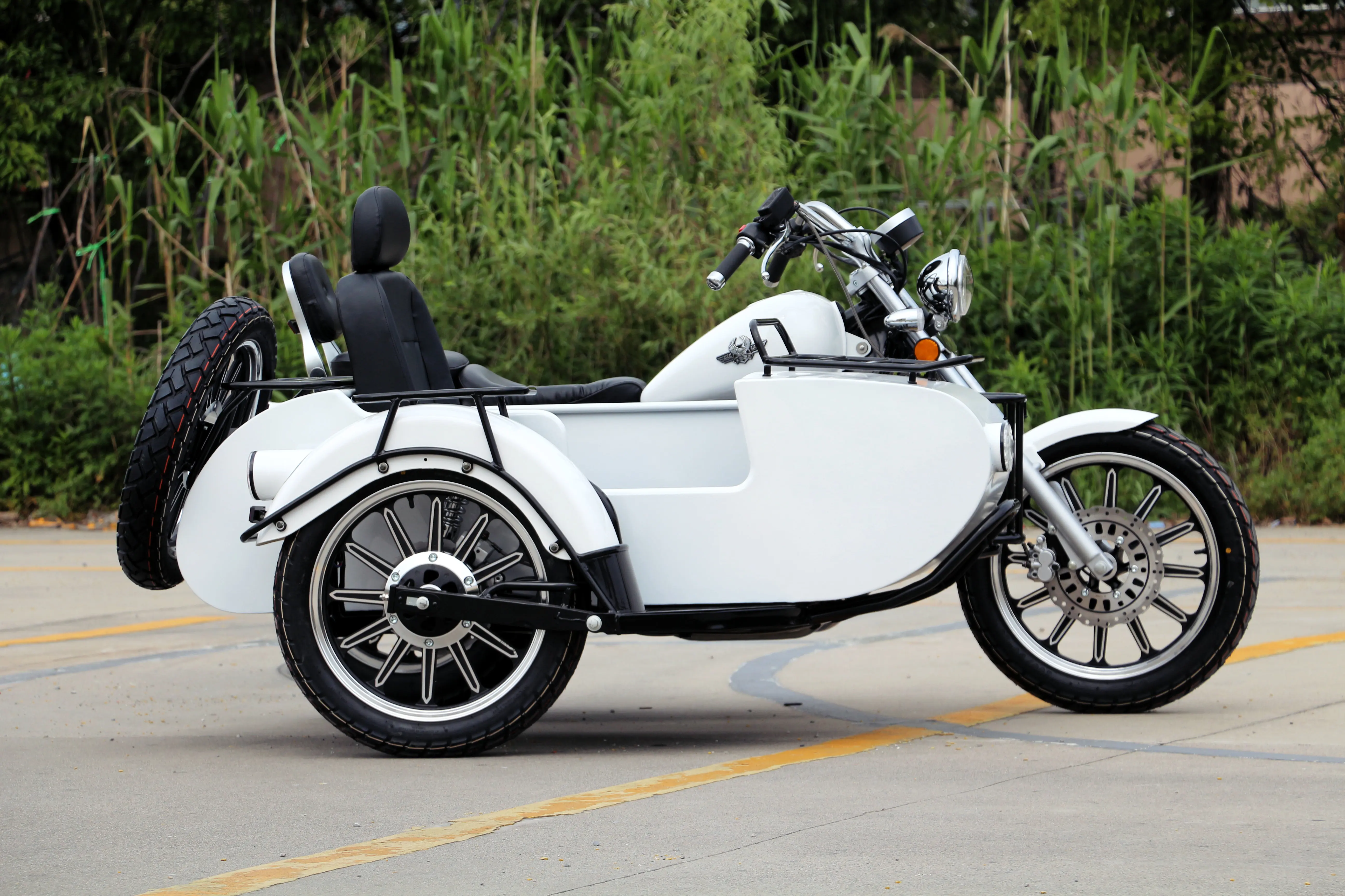 Three Seats Fuel Motorcycle With Sidecar 400cc Euro V - 120km/h Speed ...