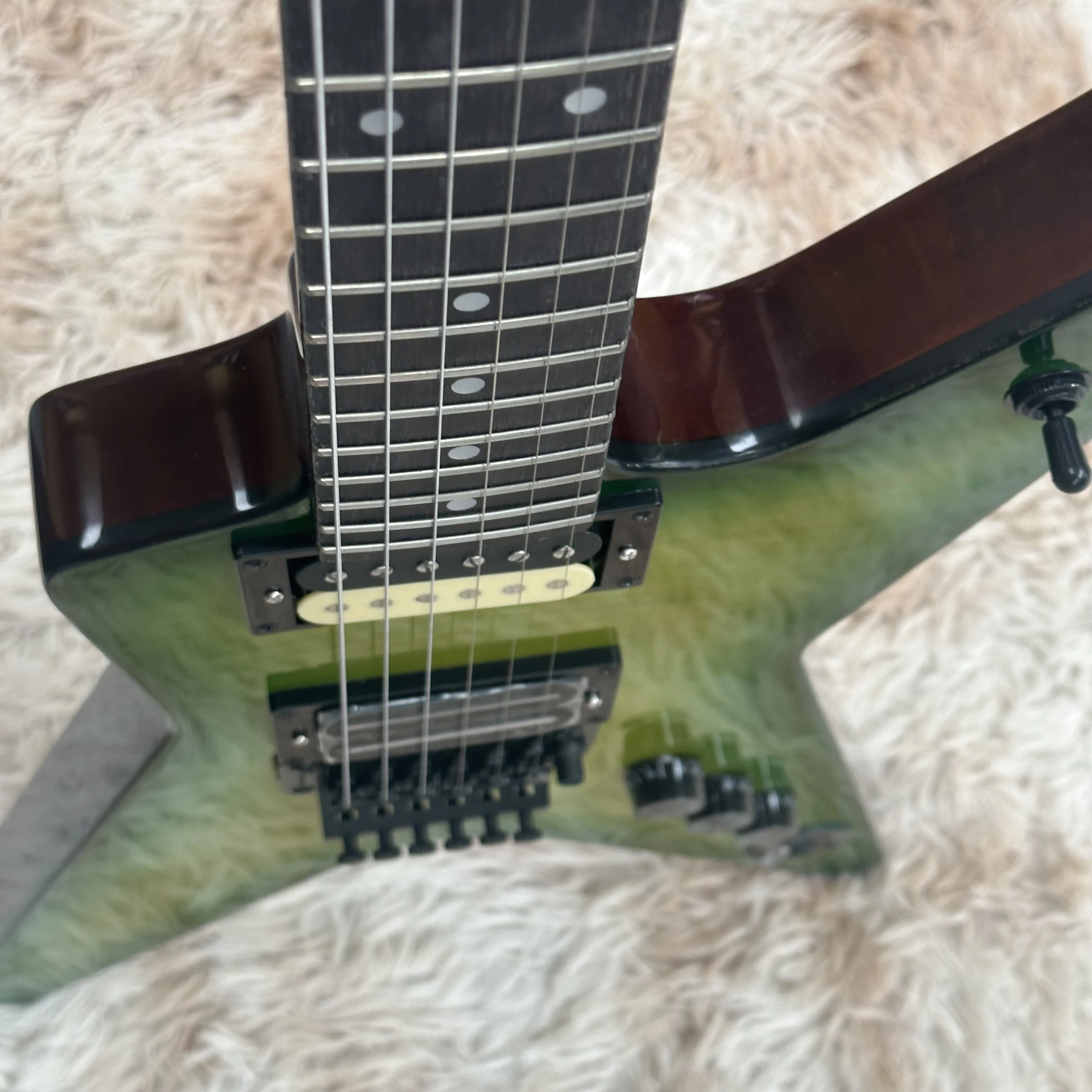 Dimebag Green Wash.bu.n Solid Wood Electric Guitar - HH Pickup, Maple ...