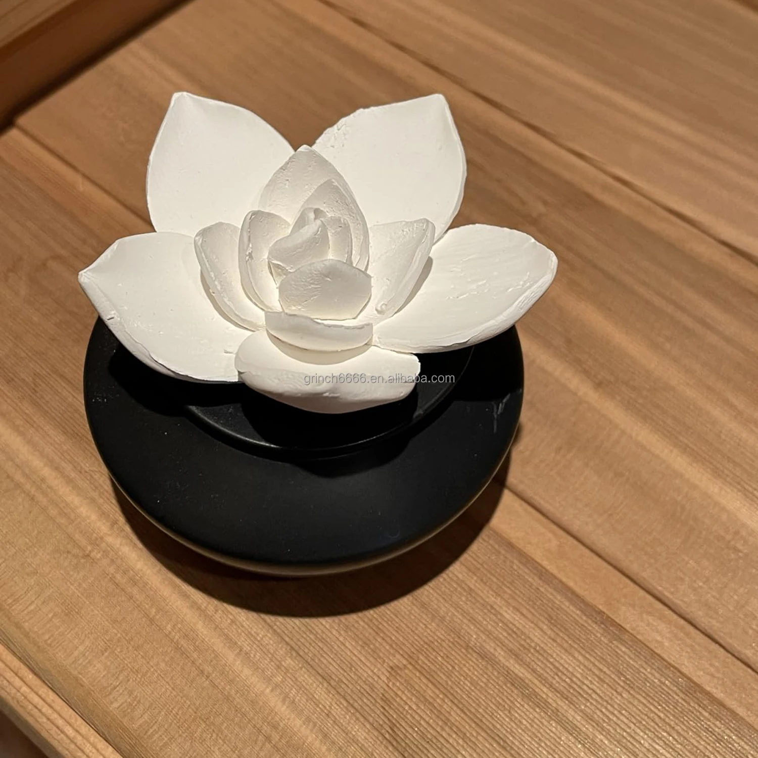 Gardenia Passive White Porcelain Diffuser Porcelain Fragrance And Essential Oil Diffuser ...