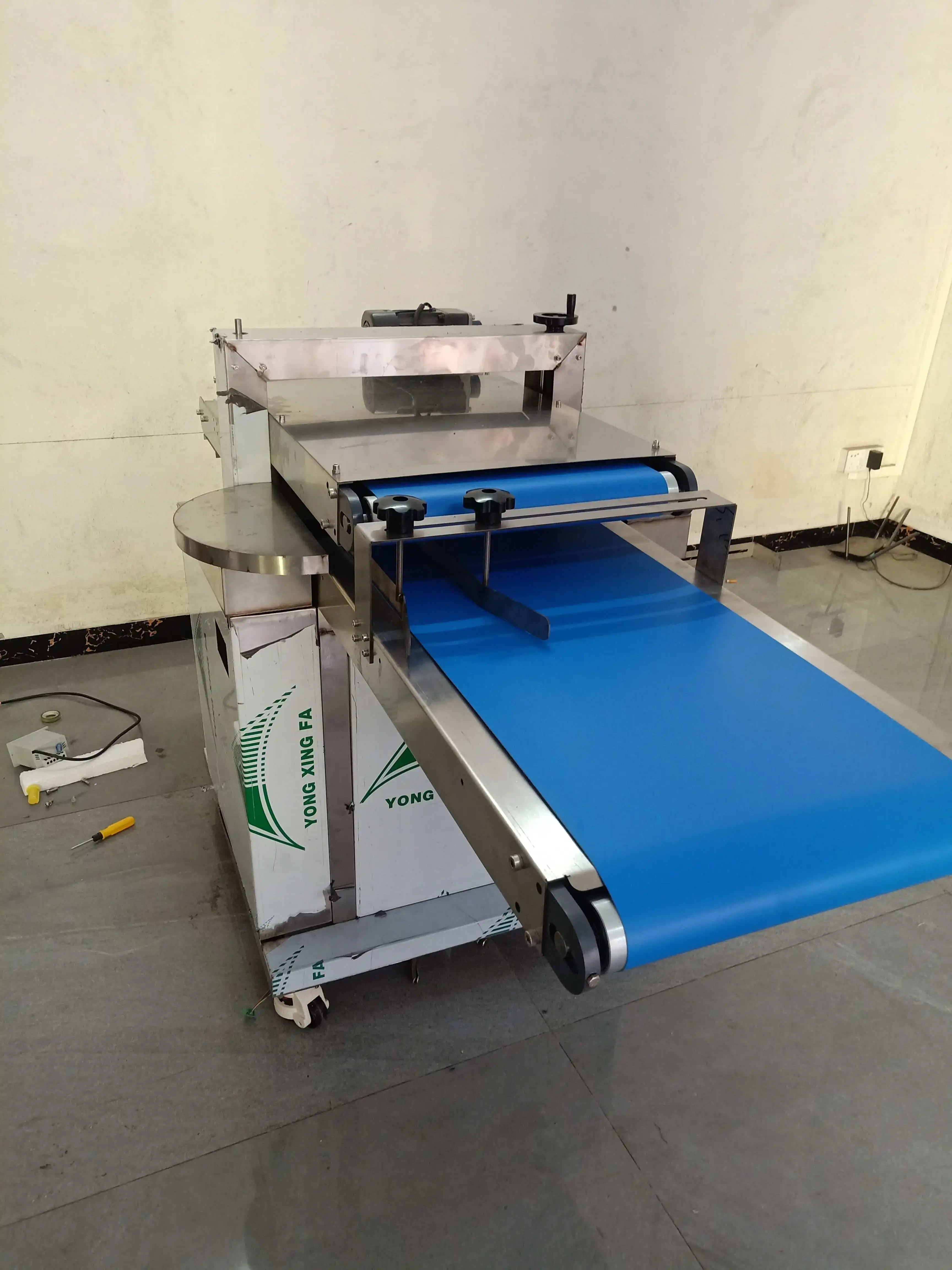 Burguer Bread Bun Dough Divider Rounder Machine Burger Bun Cutting ...