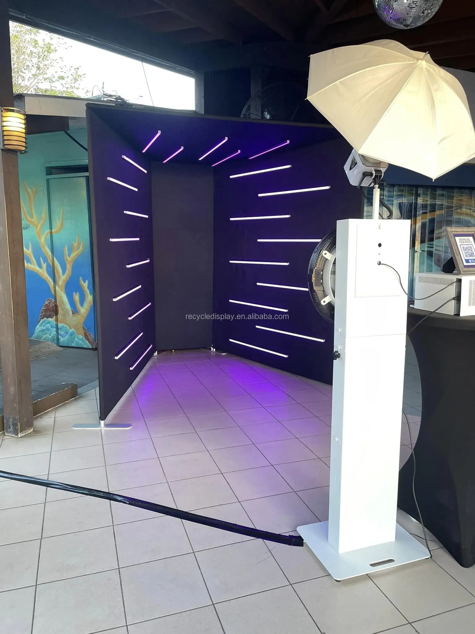 Overhead 360 Photo Booth Enclosure Backdrop Overhead 360 Sky Video ...