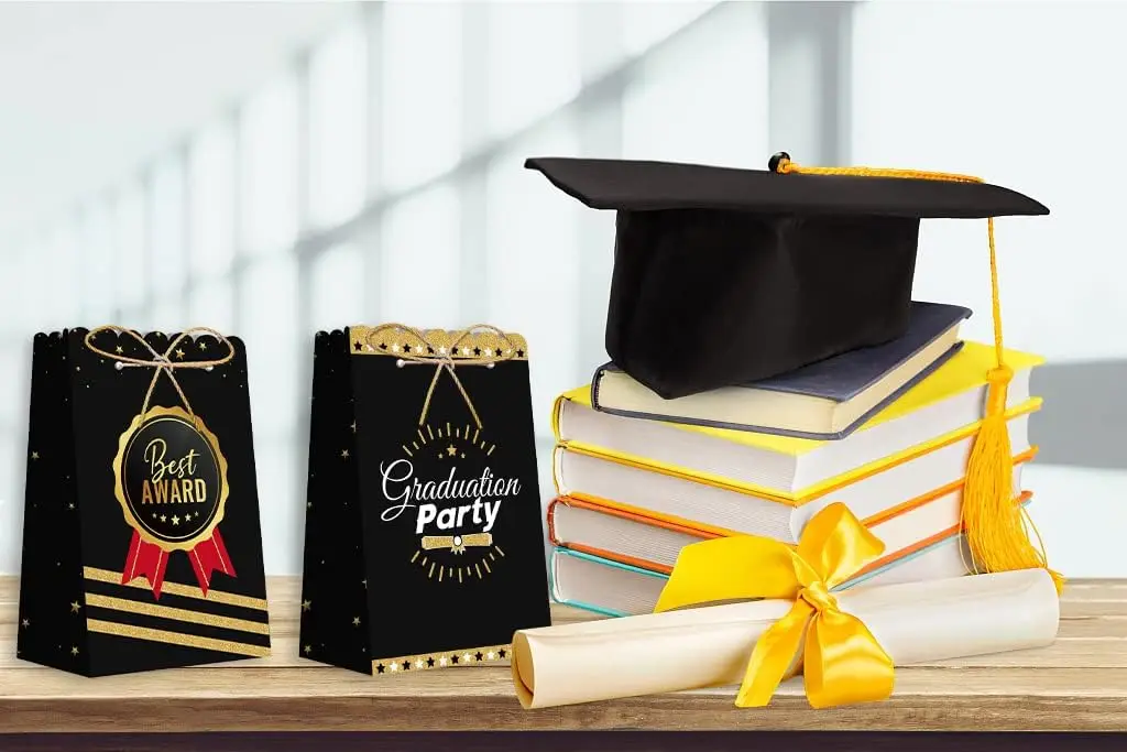 12 Piece Set of Kraft Paper Congrats Graduation Party Favor Bags Gift ...
