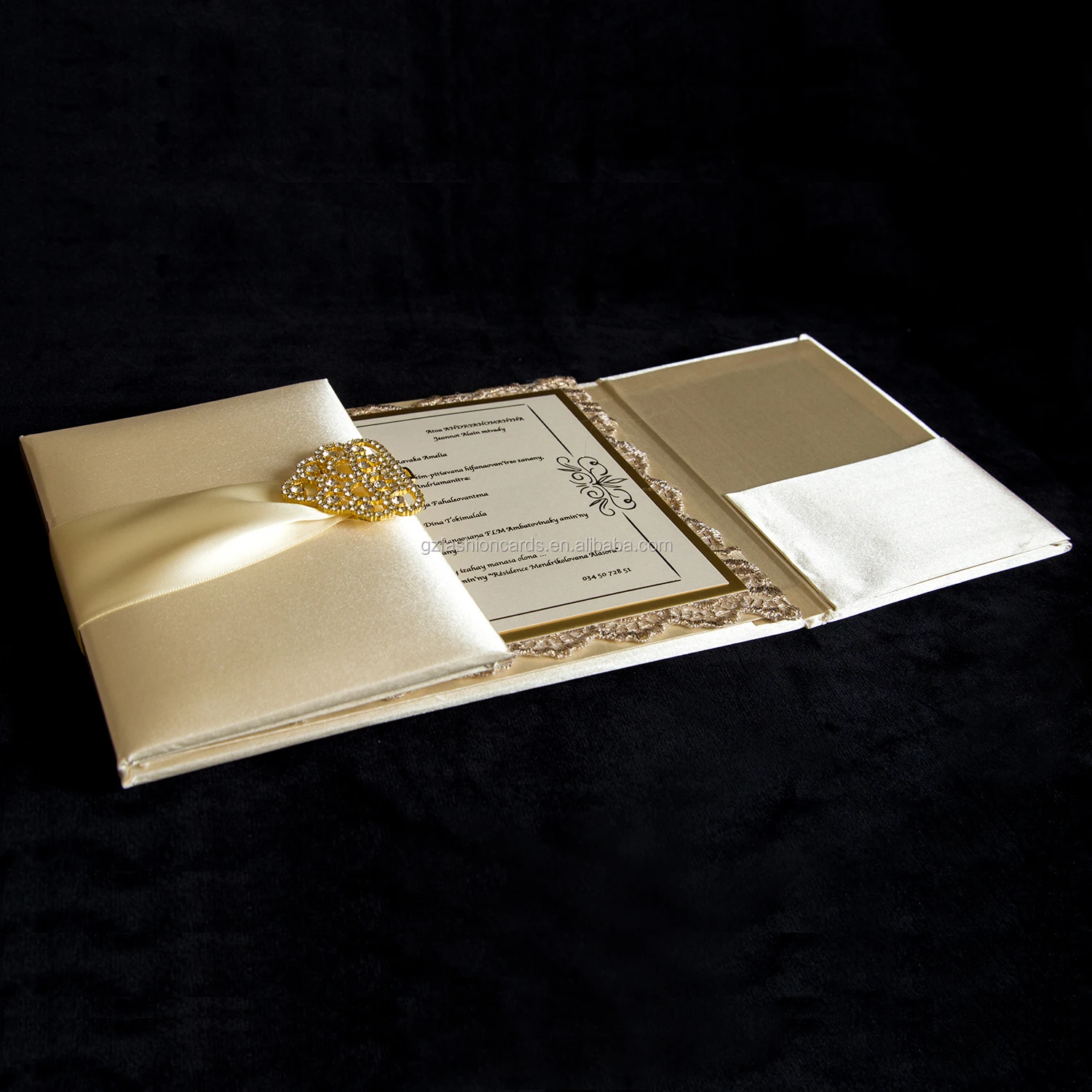 2024 Custom Luxury Boxed Silk Folio Wedding Invitation