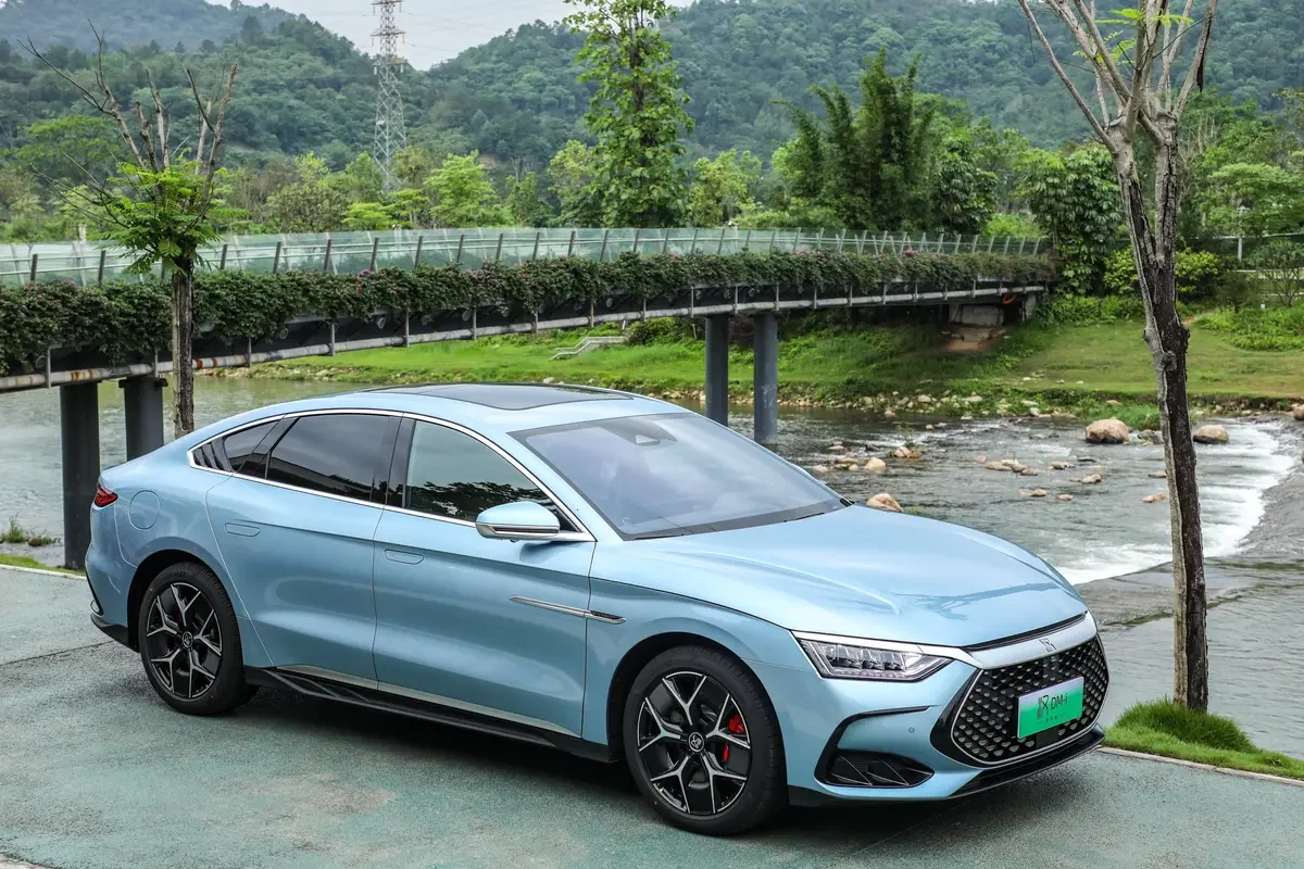 Byd Han Dm 2023 Dm-i Champion Edition 121km Distinguished Type 4-door 5 ...