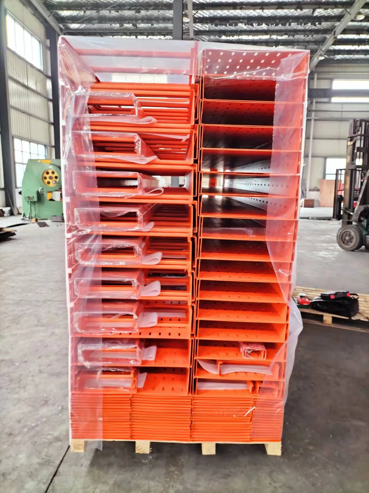 GI Galvanized Cable Raceway with Powder Coating & Perforation