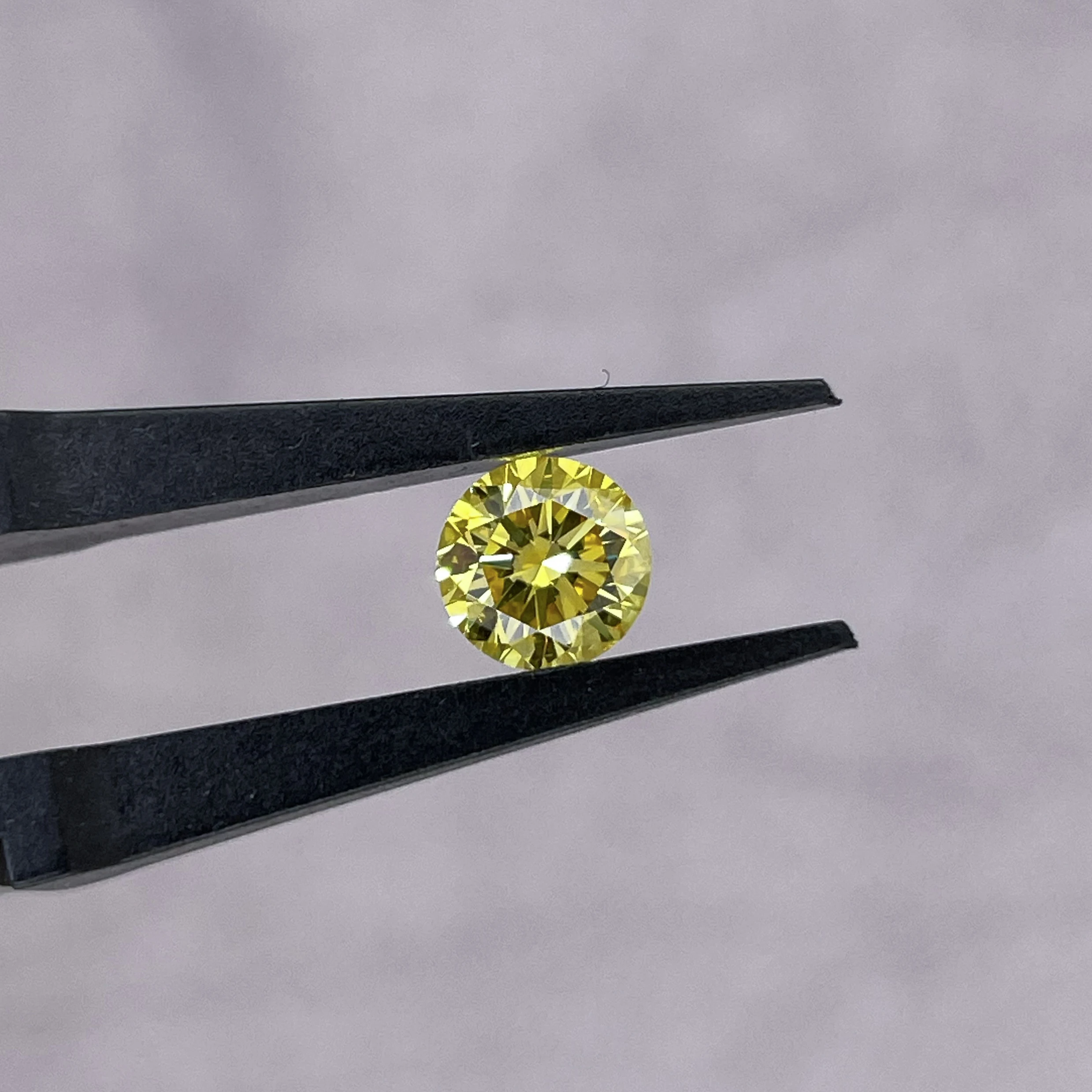 Round Shape Man Made Diamond Lab Grown Diamond Yellow Color Diamond ...