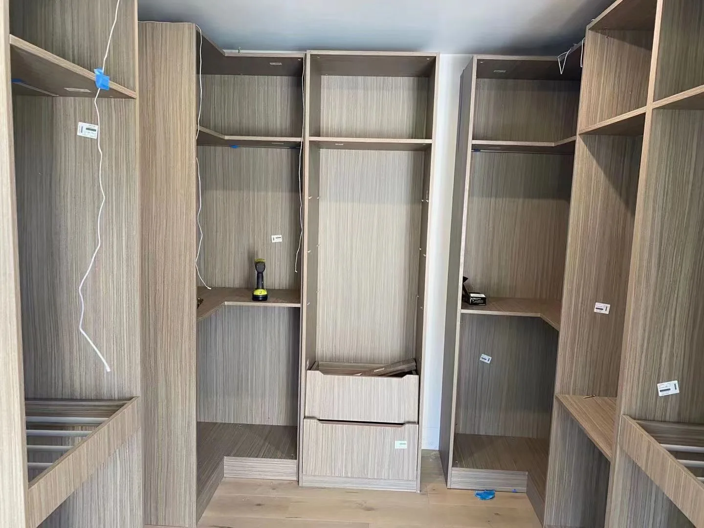 Modern Wardrobe Design with LED Lighting - Walk in Closet