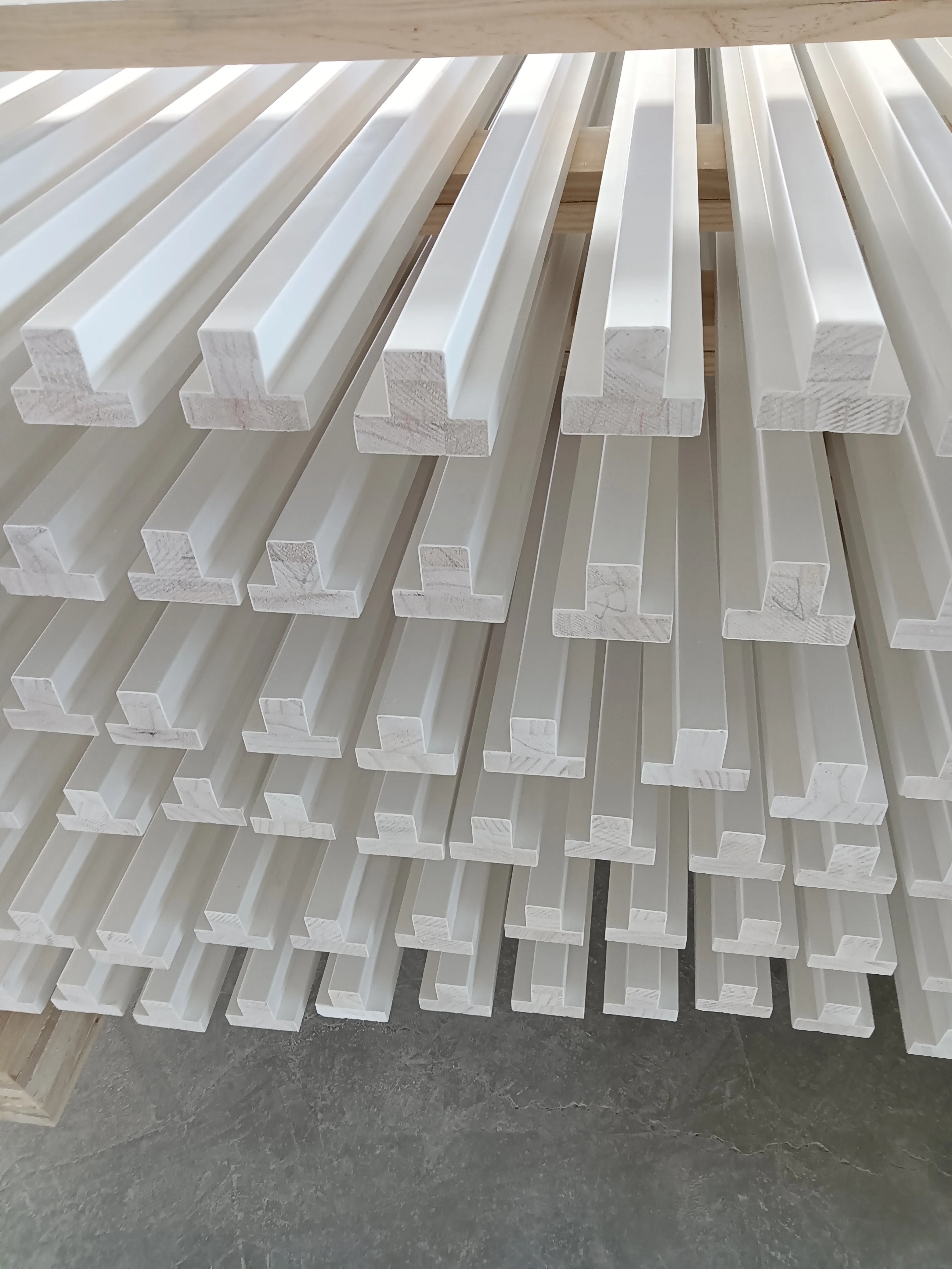 White Primed Waterproof Wood Shutter Component Modern Wood Moulding ...