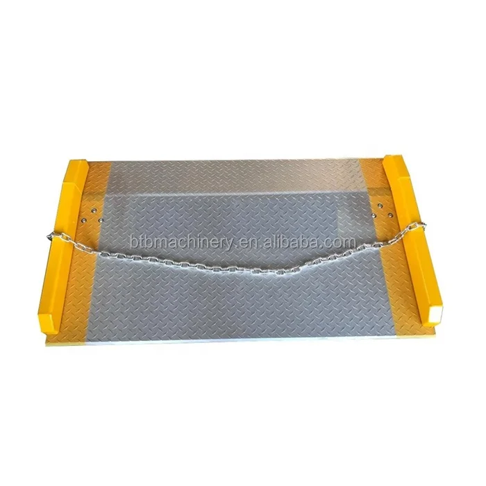 Anti-Slip Diamond Tread Loading Dock Equipment Forklift Truck Loading ...