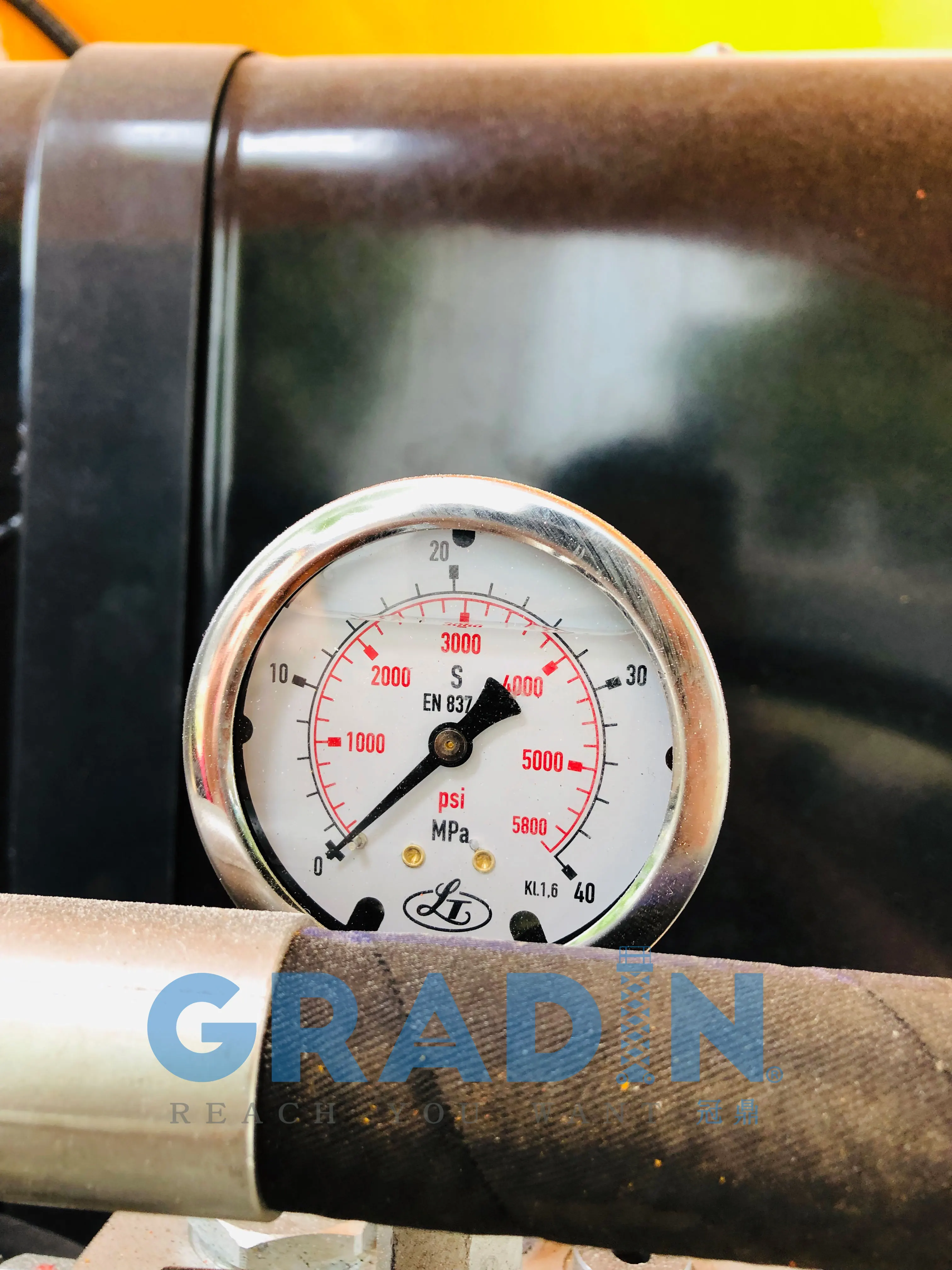 26m Meter Articulated Boom Lift Self-propelled Articulating Boom Lift ...