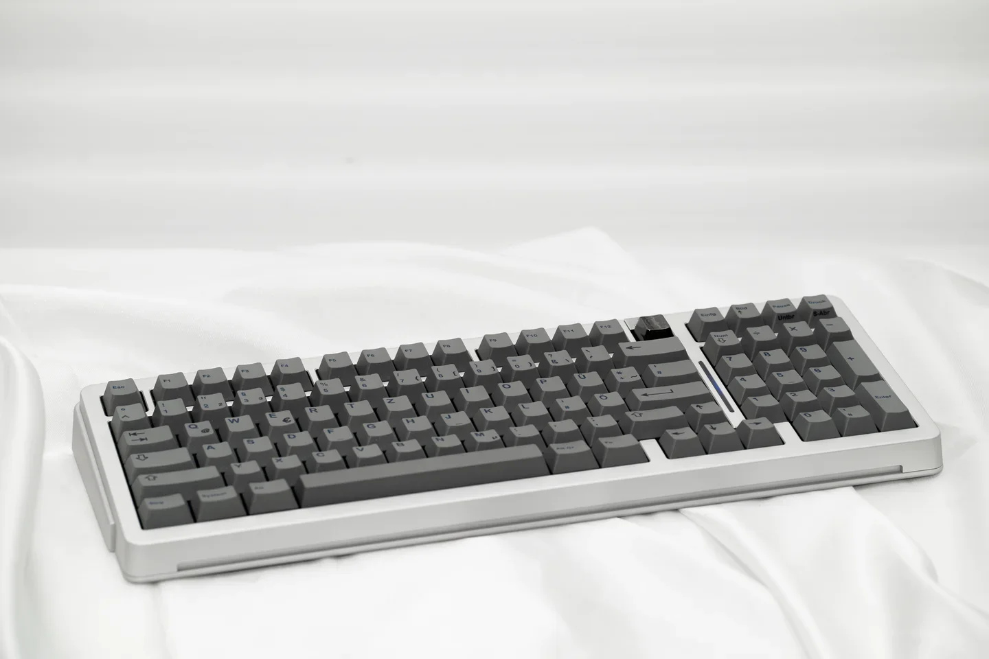 Custom Keyboard Kits - DIY Gaming Keyboards with CNC Keycaps