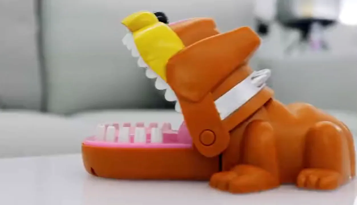 Shark Biting Finger Toy Tooth Extraction Game Biting Hand Crocodile ...