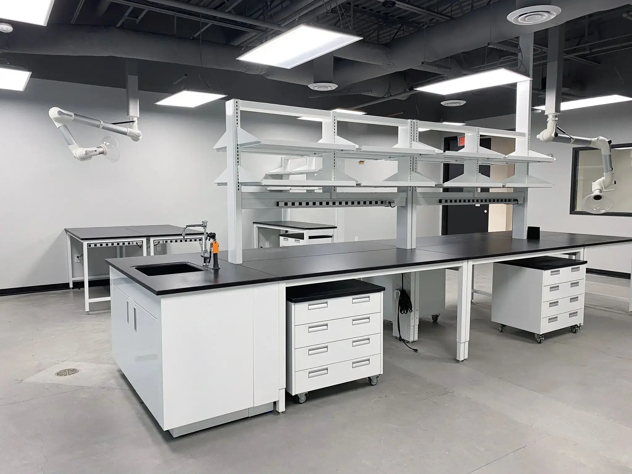 Mobile Workstation Lab Bench Furniture for Science and Medical ...