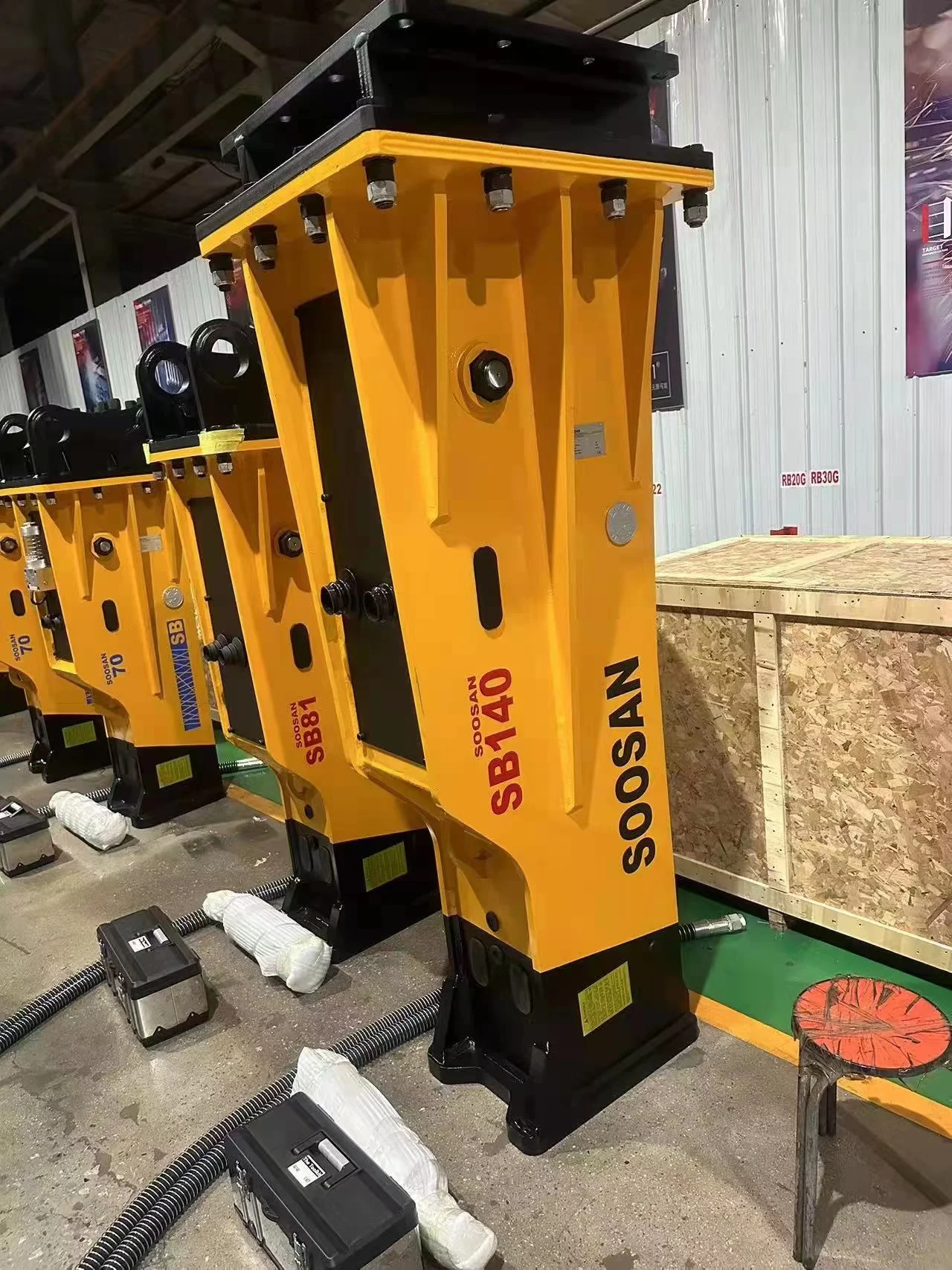 Soosan Hydraulic Breaker Excavator Demolition Attachment SOOSAN SB121 ...