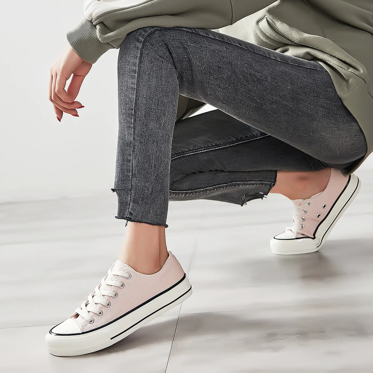 Fashion Sneakers Printed Canvas Shoes For Women Black And White Shoes ...