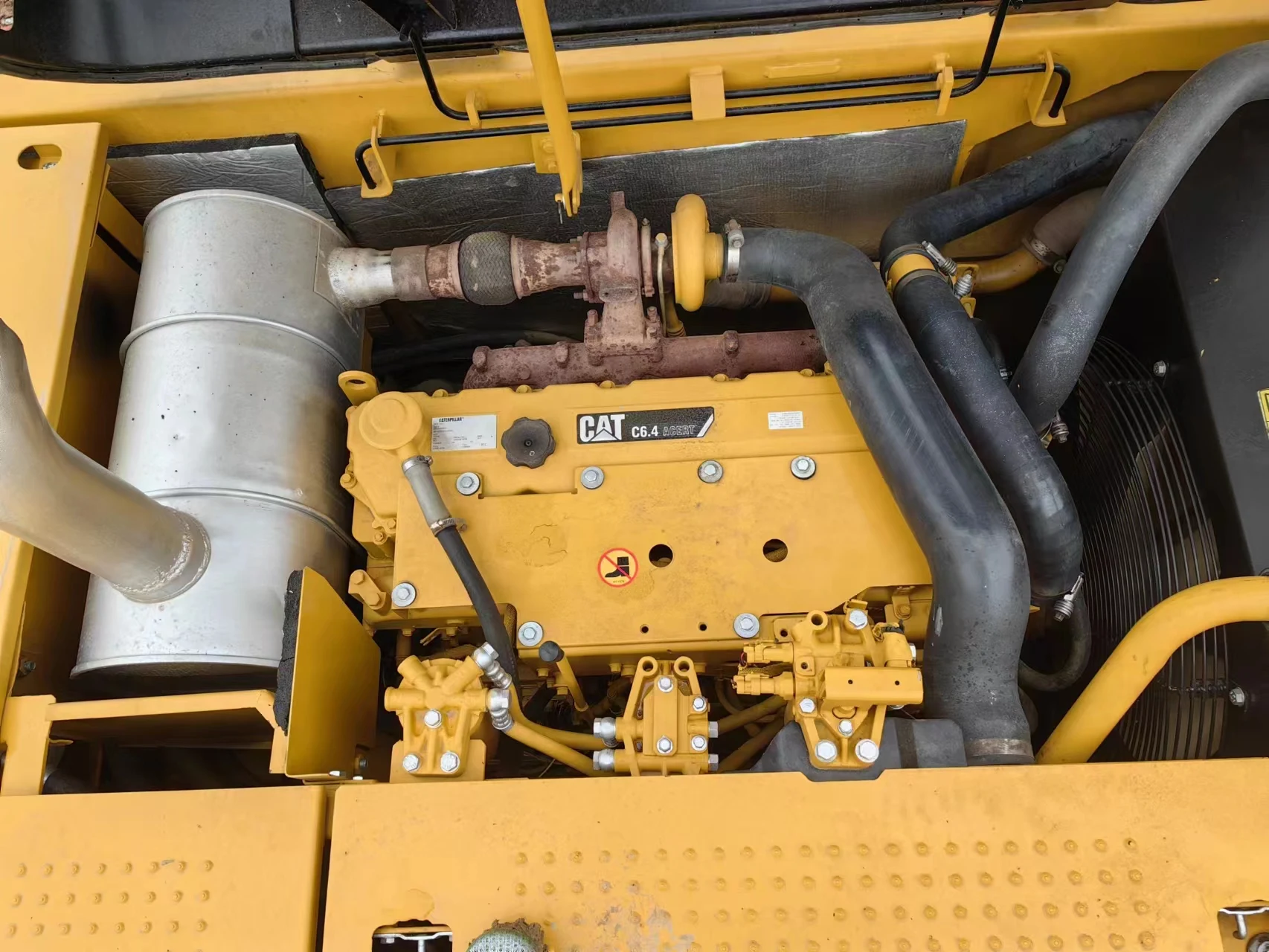 Japan Backhoe CAT 320D2 with Injection Engine Excavator Second Hand ...