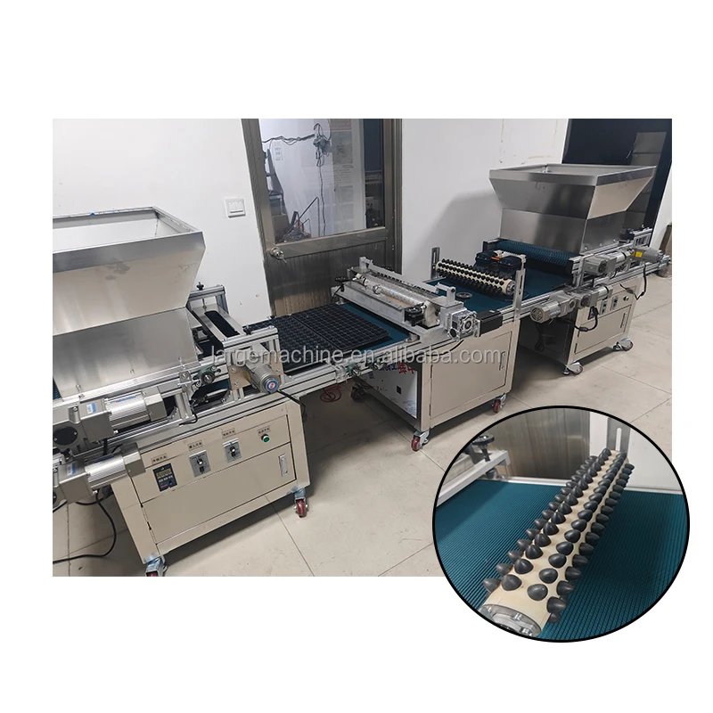 Roller Hole Disc Seedling Machine Field Spreading Soil Pressure Hole ...