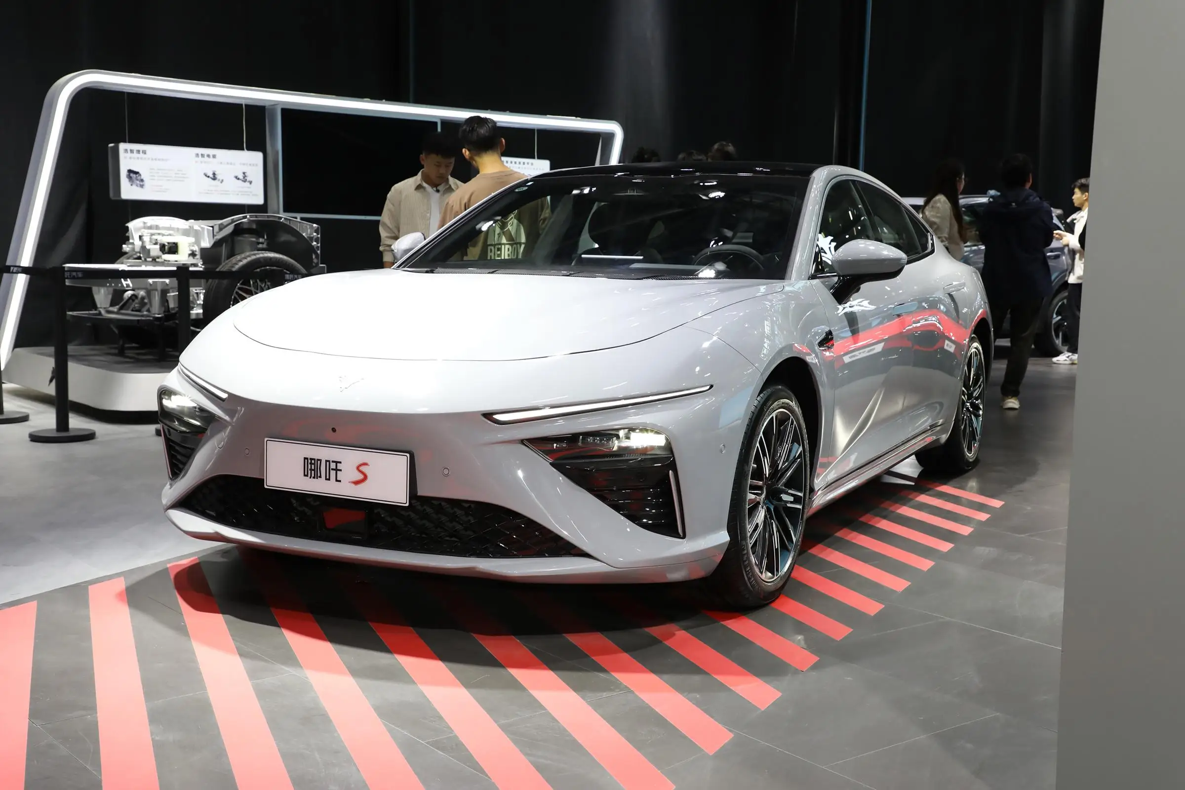 New Hybrid Electric Car Hozon Neta S 2024 1160km 2wd/4wd 5 Seat Neta S ...